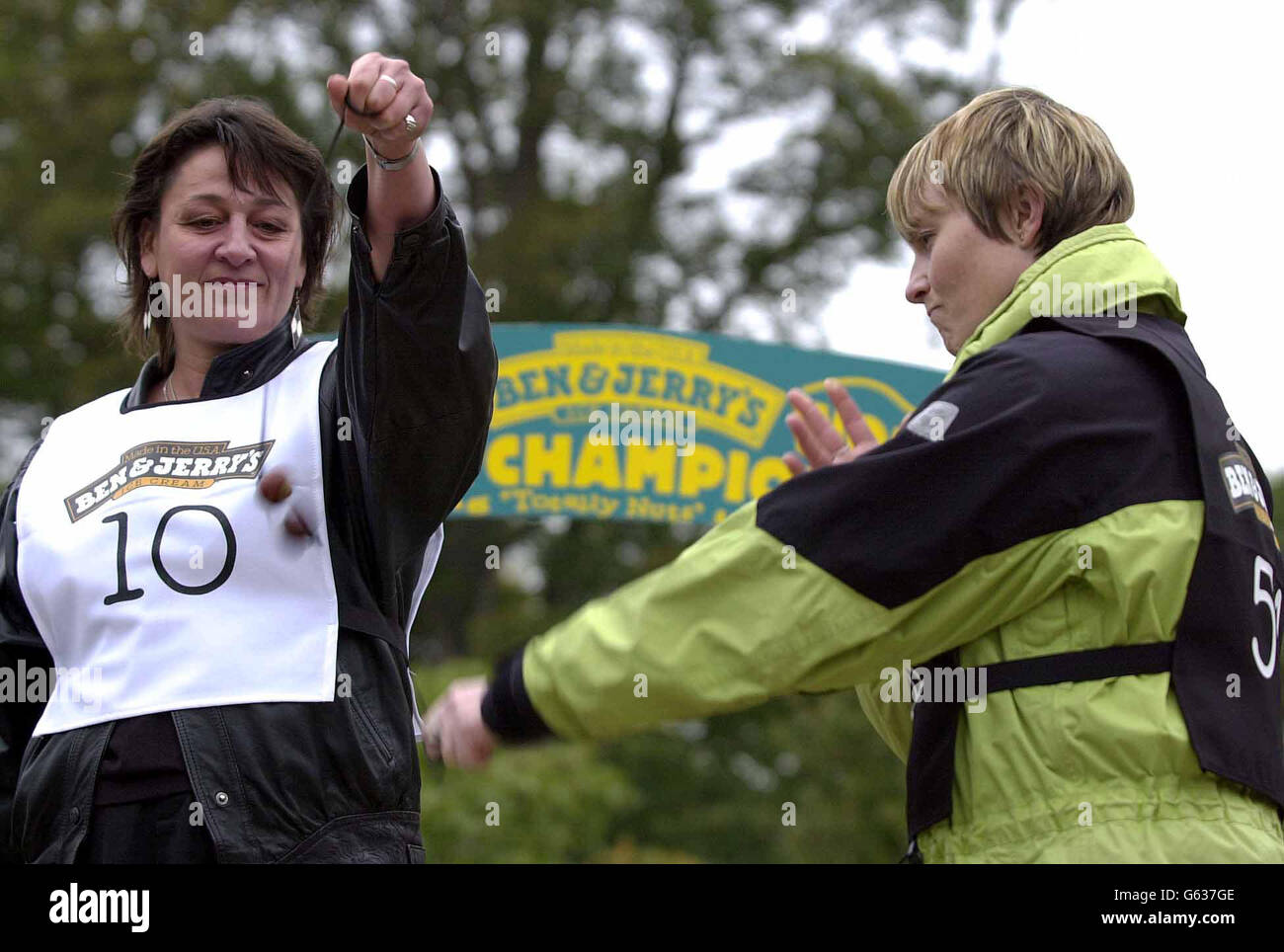Queen Conker Liz Gibson, from West Sussex (left) beats Kitty Thompson ...
