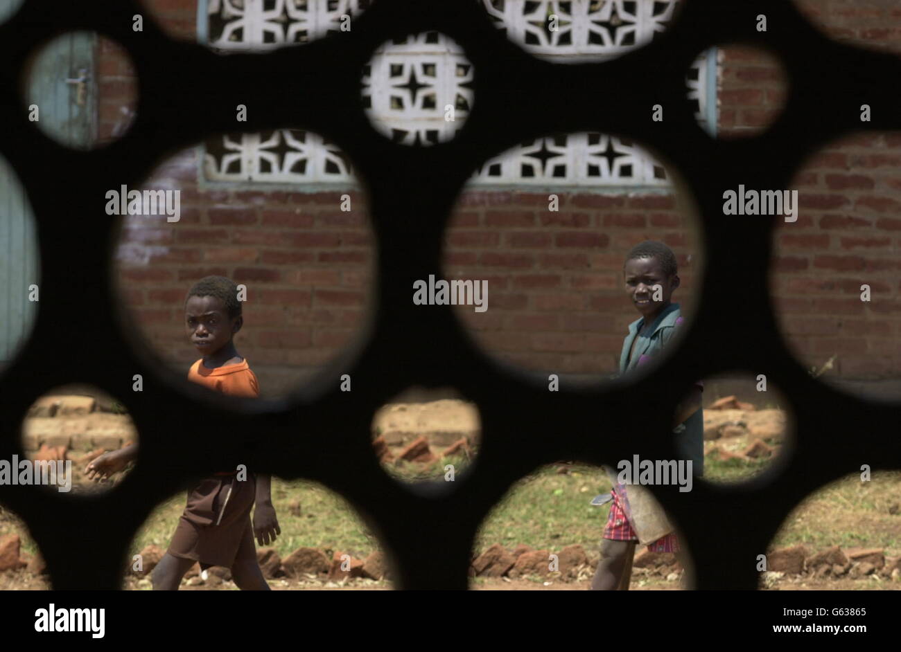 Environment social starvation hi-res stock photography and images - Alamy