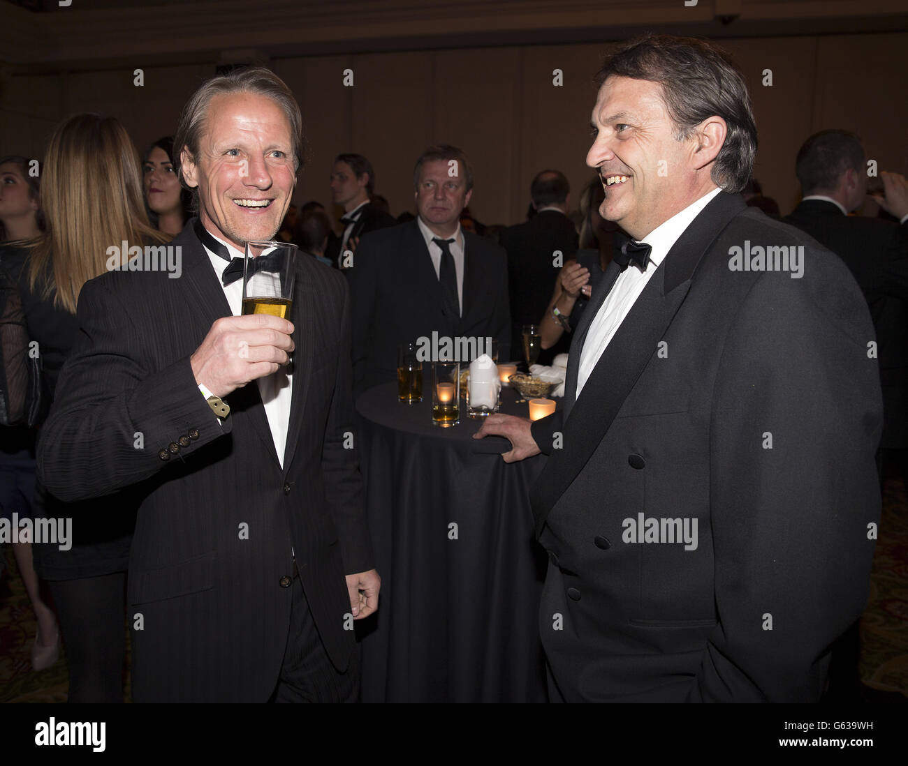 Gary mabbutt football hi-res stock photography and images - Alamy