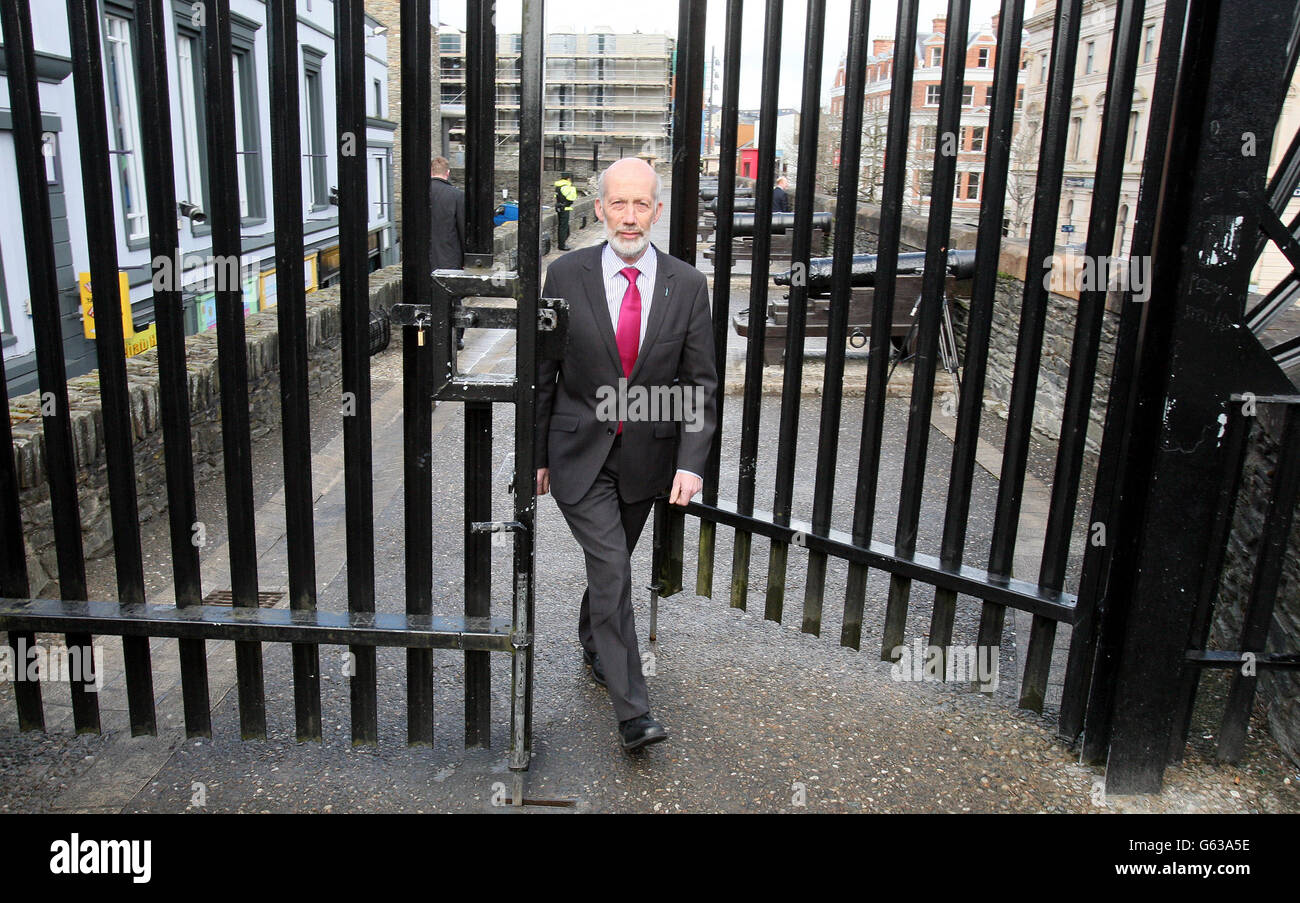 Derry gates hi-res stock photography and images - Alamy
