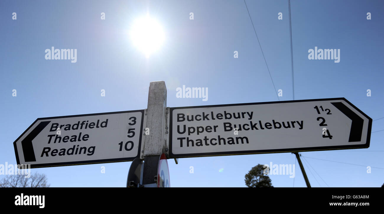 Sign signage ampics hi-res stock photography and images - Alamy