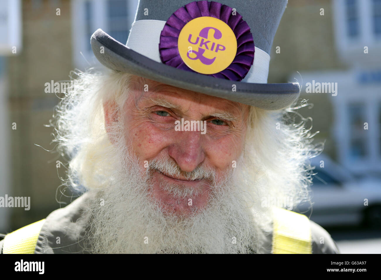 UKIP supporter Roger Henson on the local campaign trail in Ramsey ...