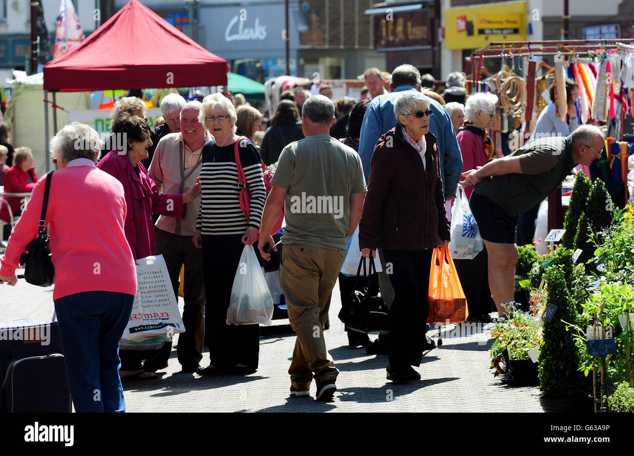Long eaton high street in nottinghamshire hi-res stock photography and ...
