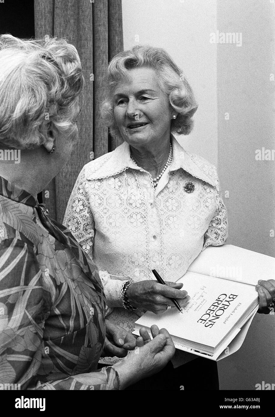 Lady elizabeth longford Black and White Stock Photos & Images - Alamy