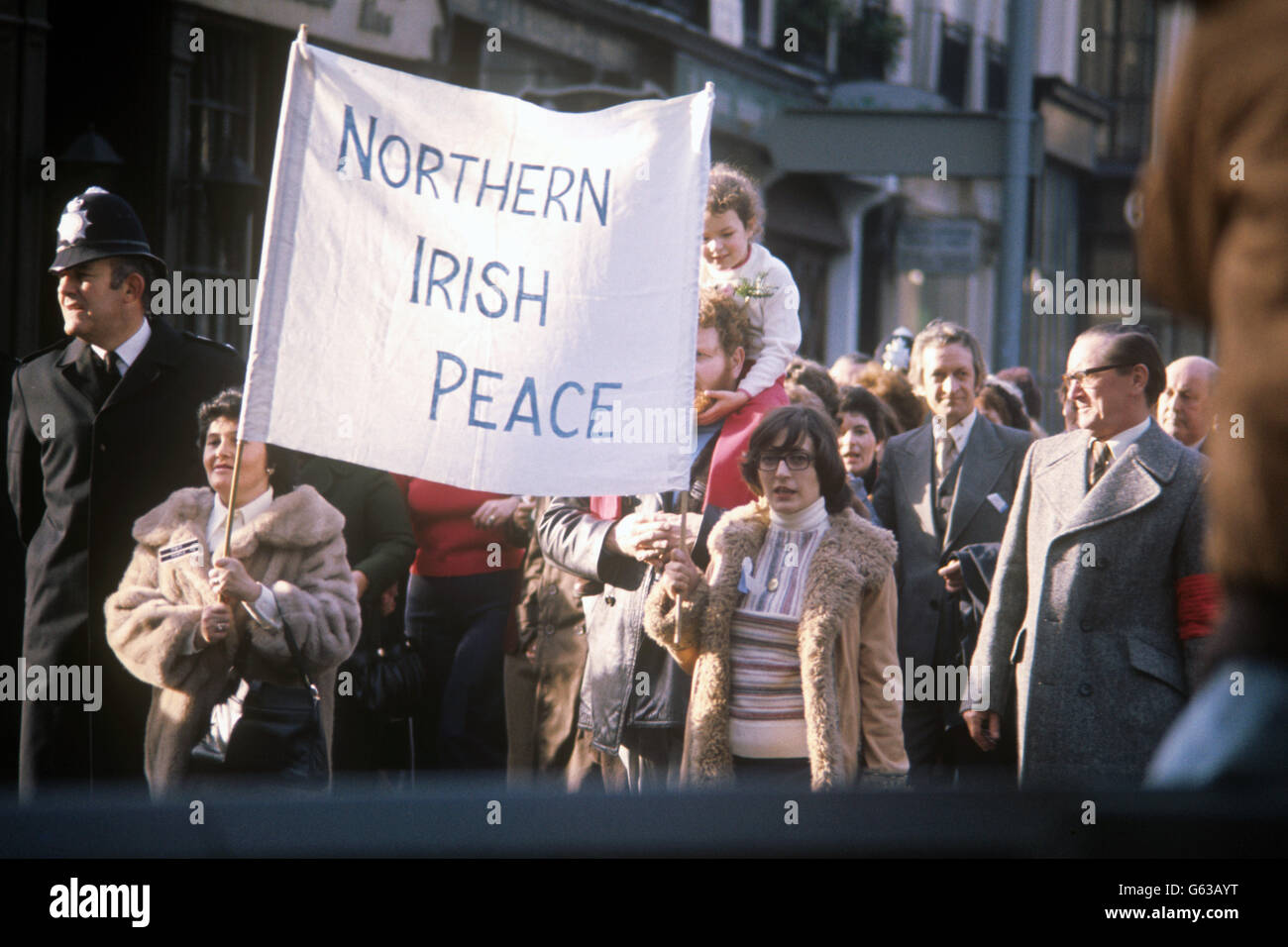 1970s peace rally hi-res stock photography and images - Alamy