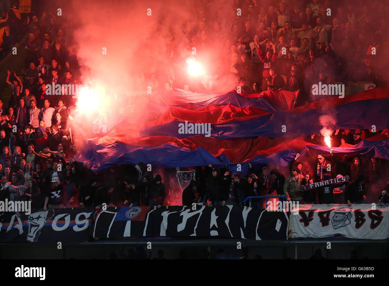 Fc basel fans in the stands hi-res stock photography and images - Alamy