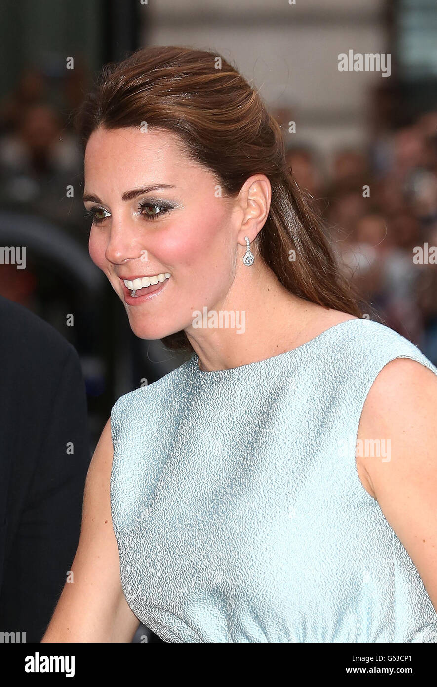 The duchess cambridge arriving visit national portrait gallery hi-res ...
