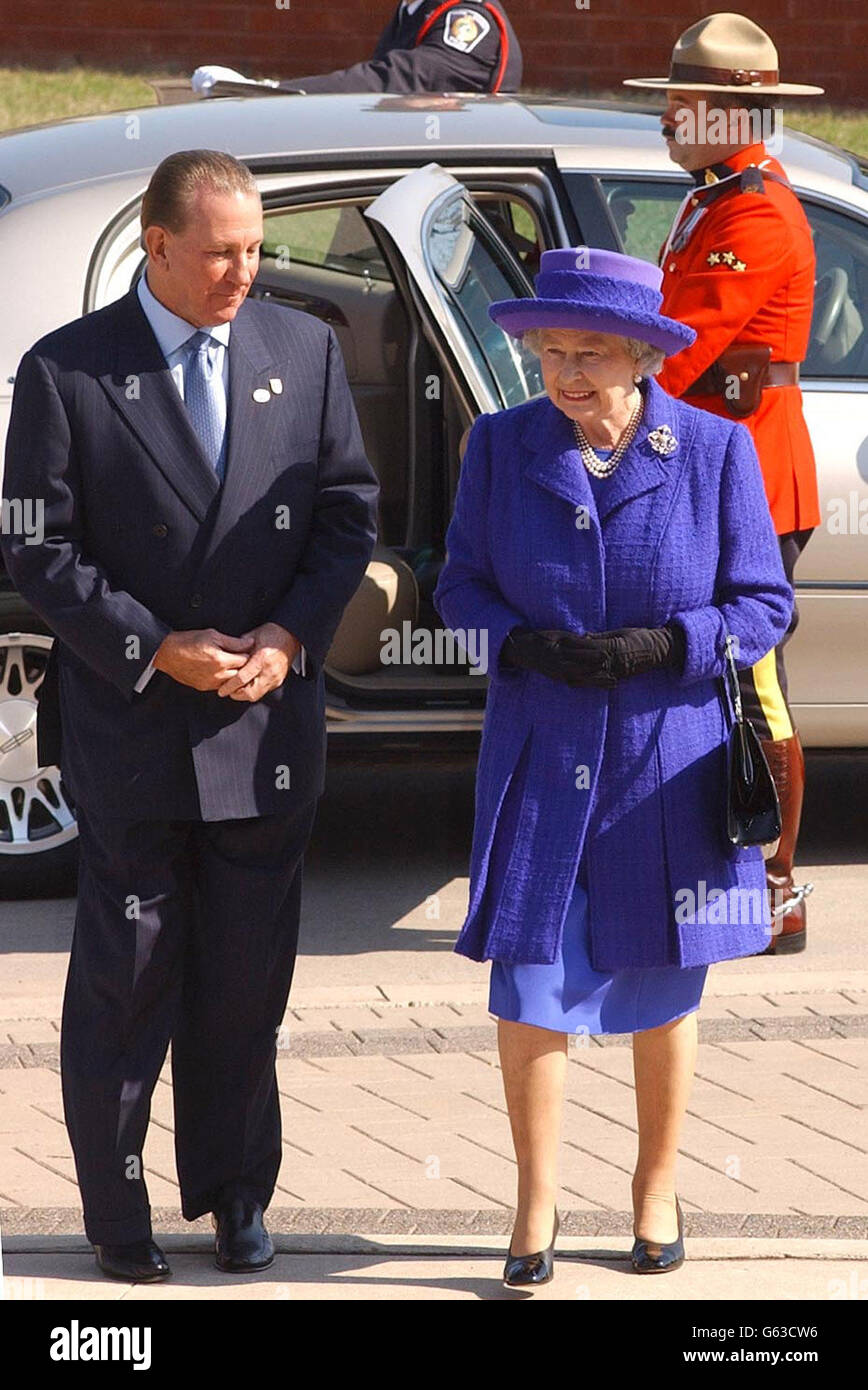 Queen elizabeth ii arrives with premier of ontario ernie eves hi-res ...