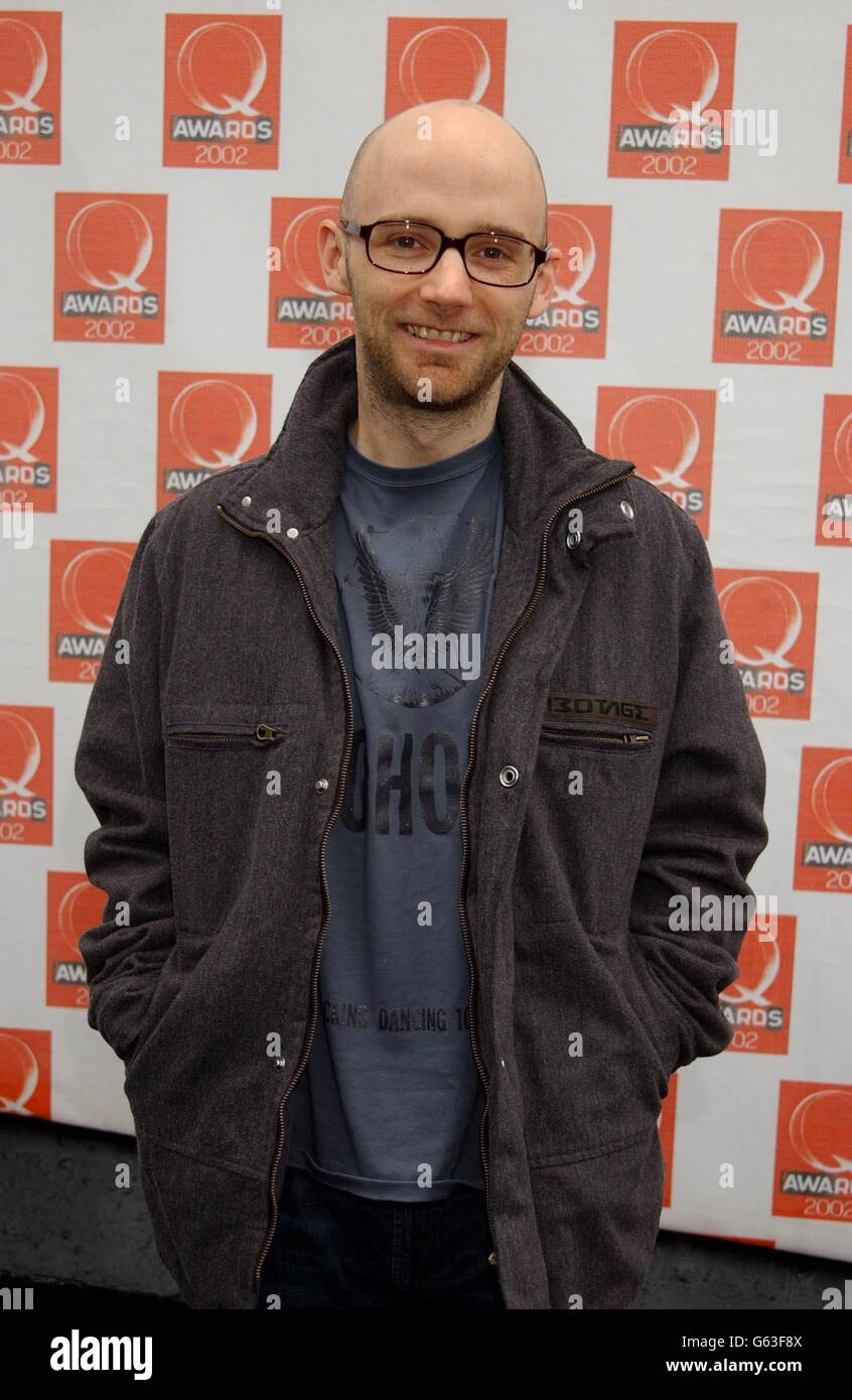 Celebrity music glasses smiling anorak awards ukmusic0203 hi-res stock ...