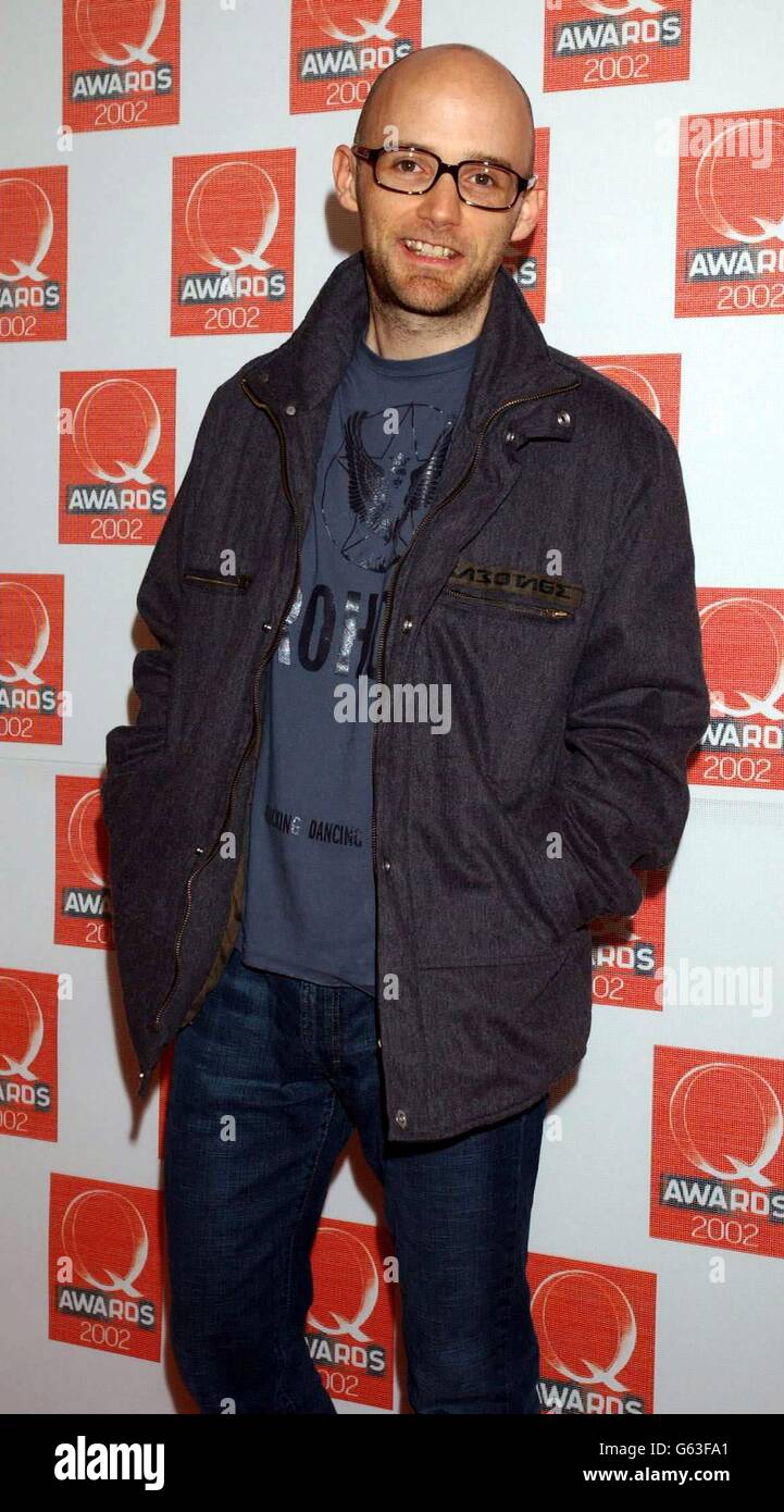 Celebrity music glasses smiling anorak awards ukmusic0203 hi-res stock ...