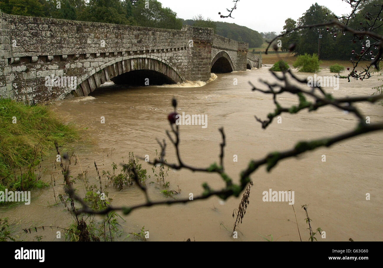 River teviot bridge hi-res stock photography and images - Alamy