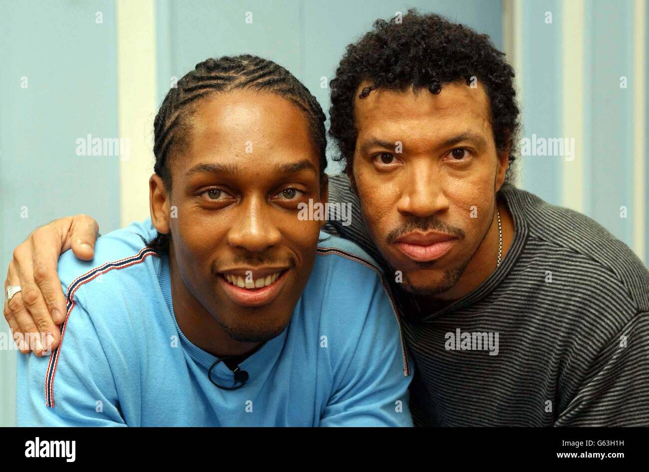 Guest Lionel Richie with Fame Academy resident Lemar Obika, from North ...