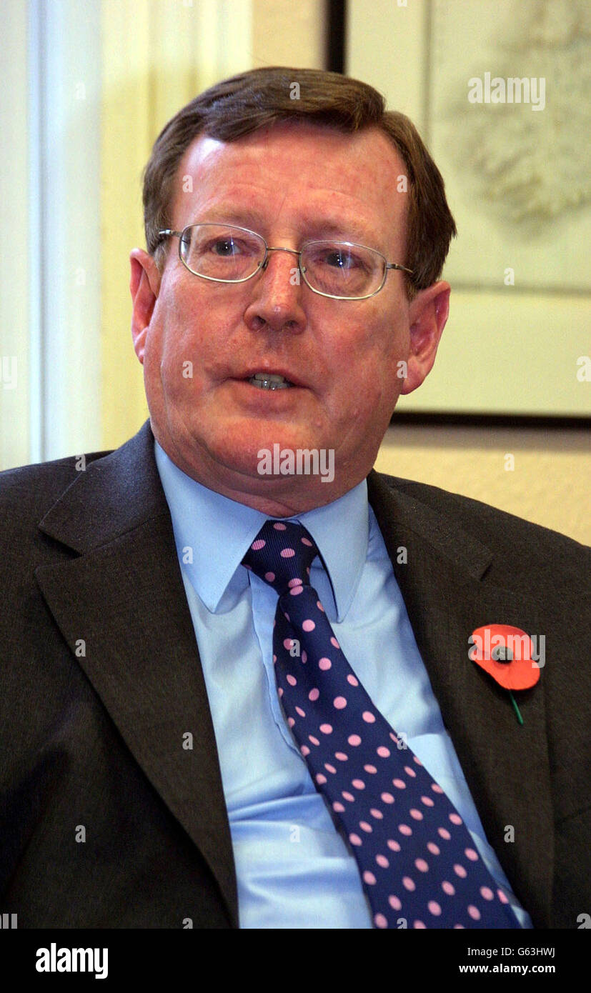 Trimble speaks hi-res stock photography and images - Alamy