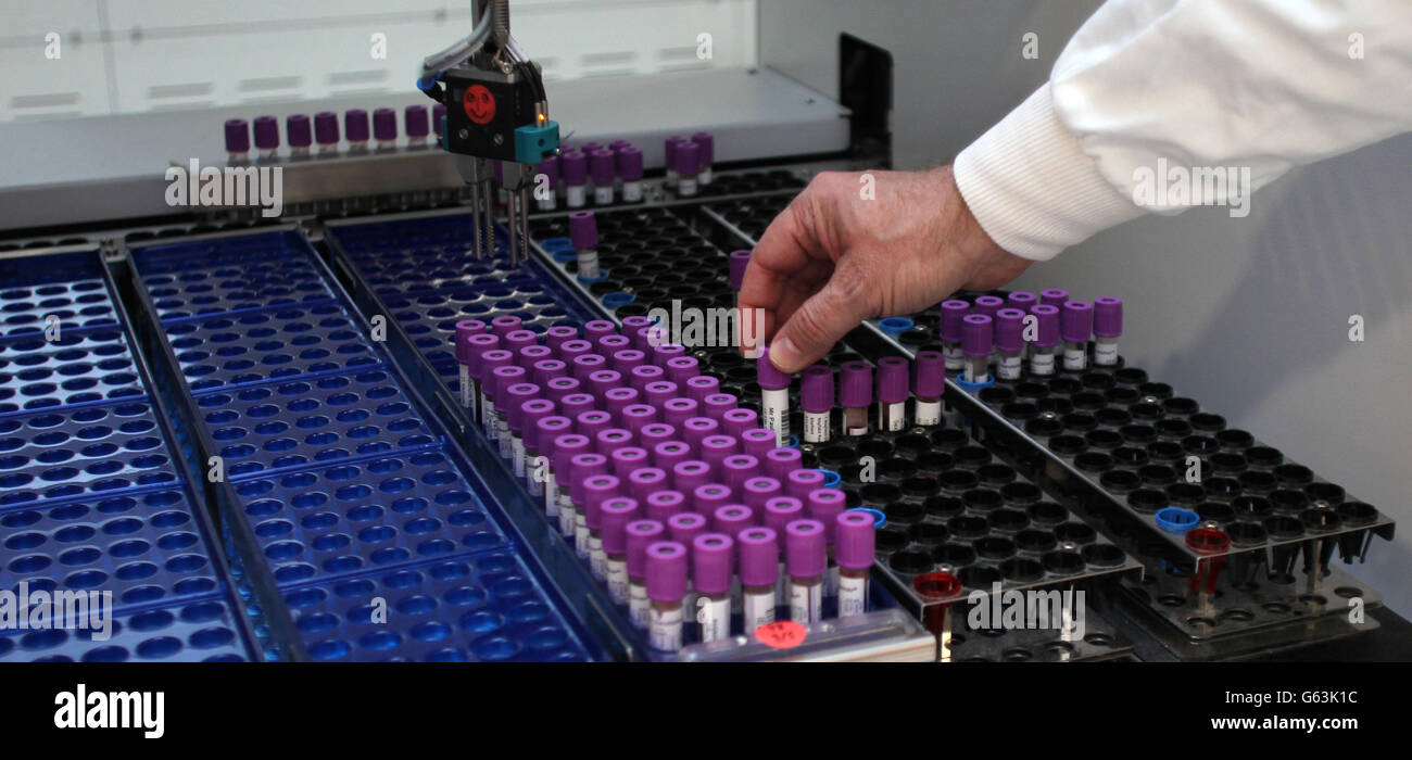 News health laboratory hi-res stock photography and images - Alamy