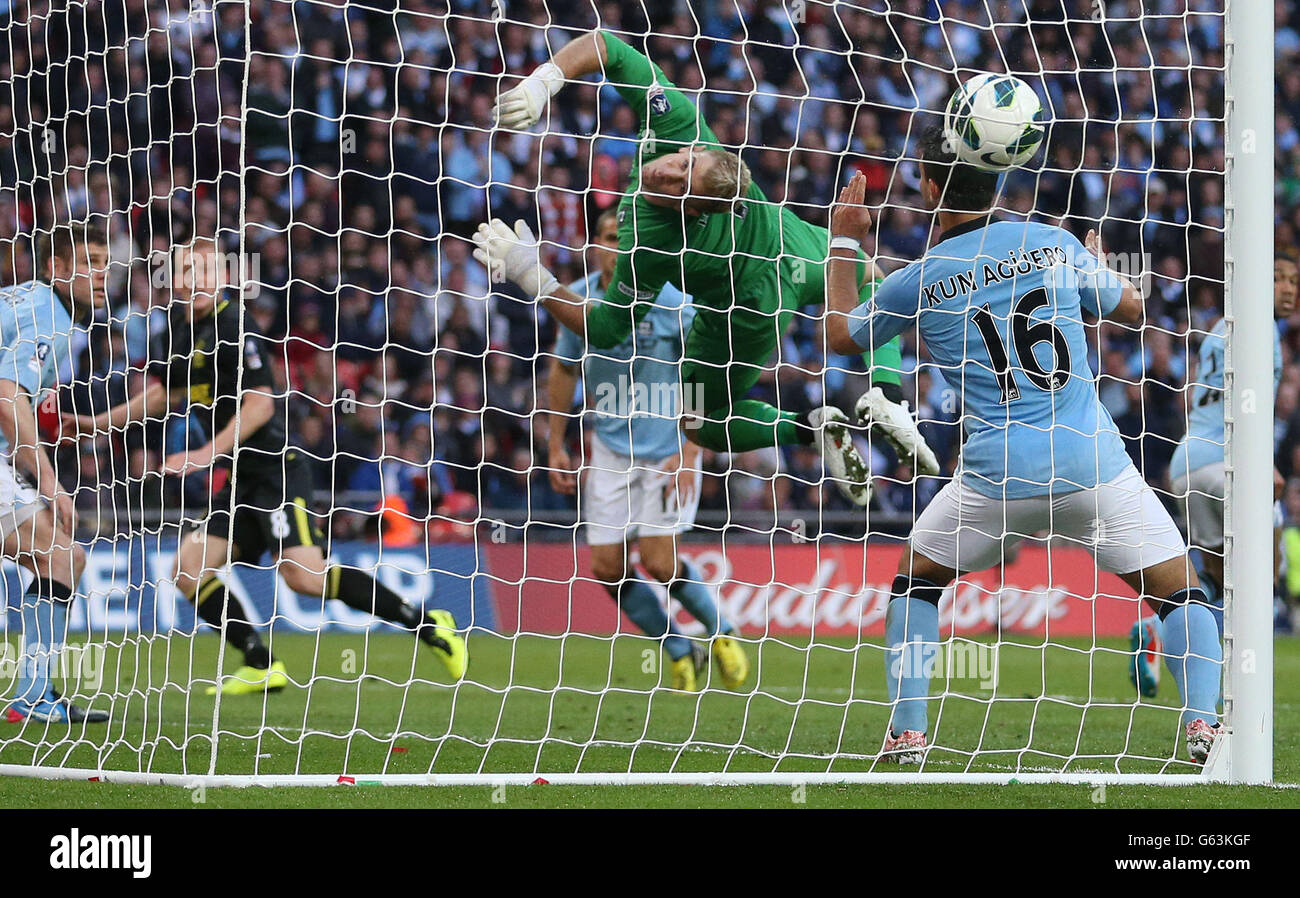 Ben watson fa cup wigan hi-res stock photography and images - Alamy