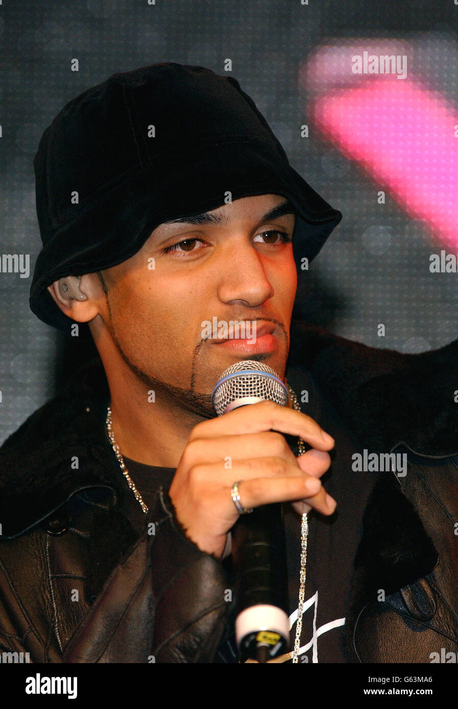 Singer Craig David performing an after-hours show at HMV on London's ...
