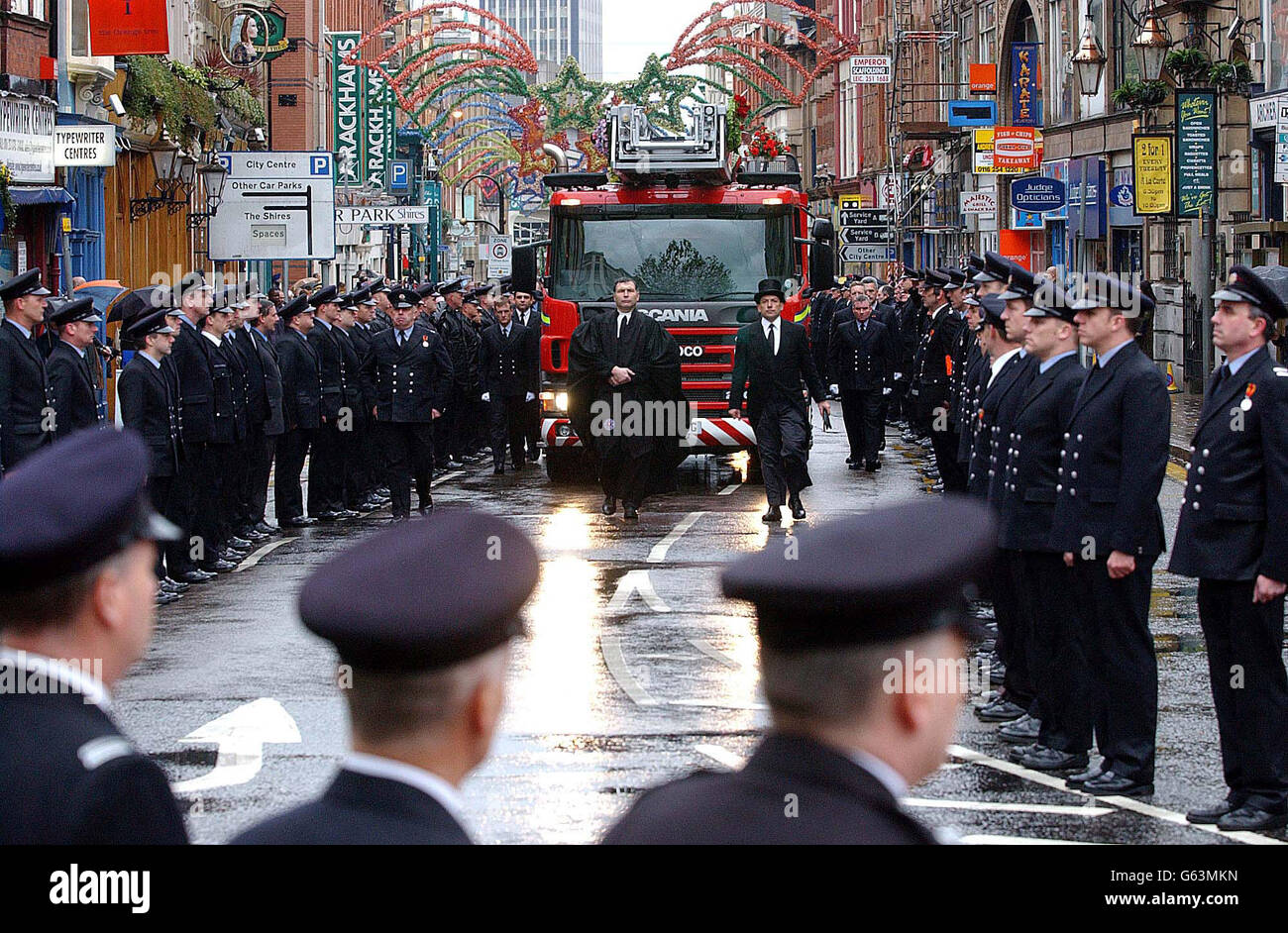 Family and colleagues for his funeral father of two bob miller hi-res ...
