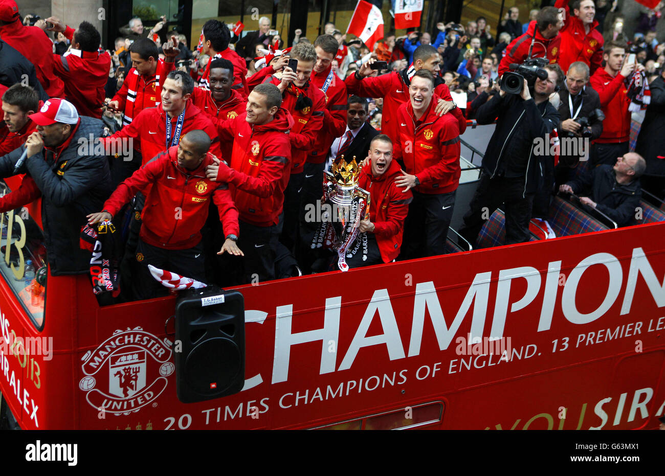 The manchester united team bus hi-res stock photography and images - Alamy