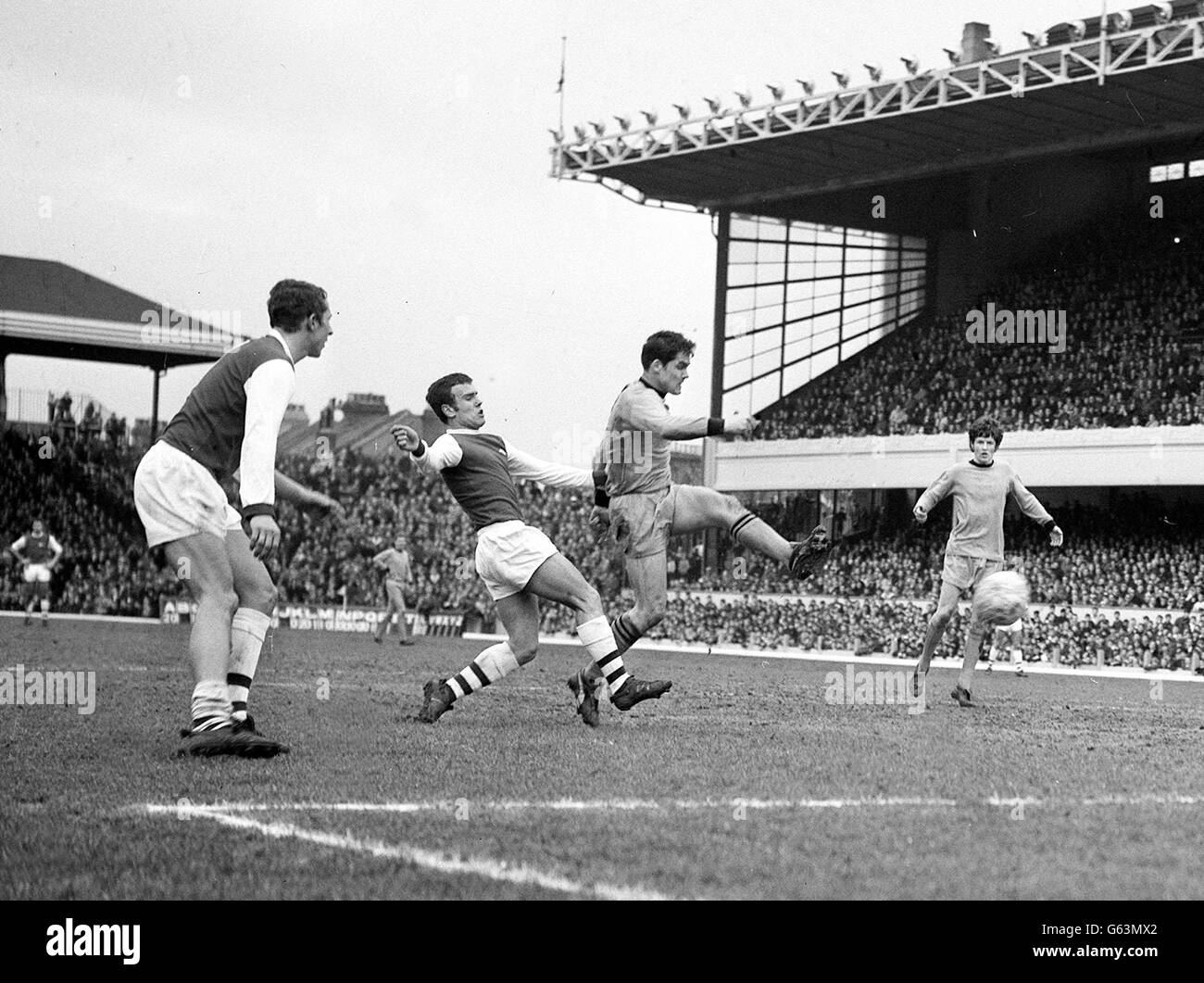 Peter knowles wolverhampton wanderers hi-res stock photography and ...