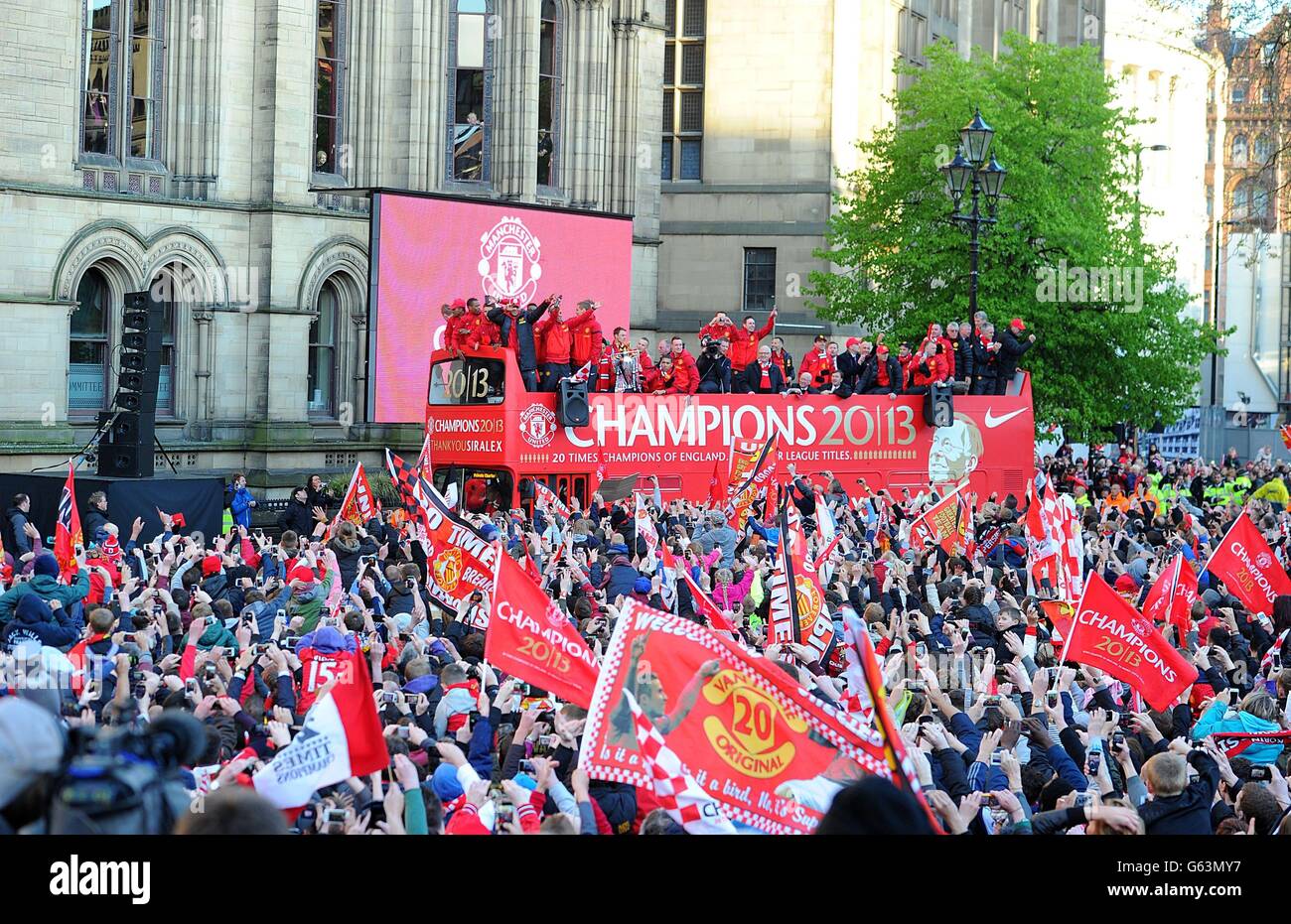 Premier league manchester united parade hi-res stock photography and ...
