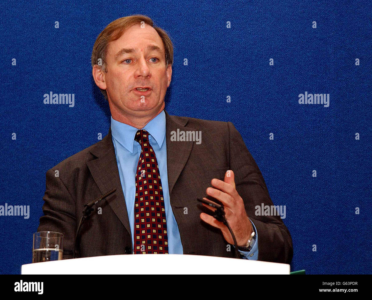 Defence Secretary, Geoff Hoon addresses a lobby briefing, in ...