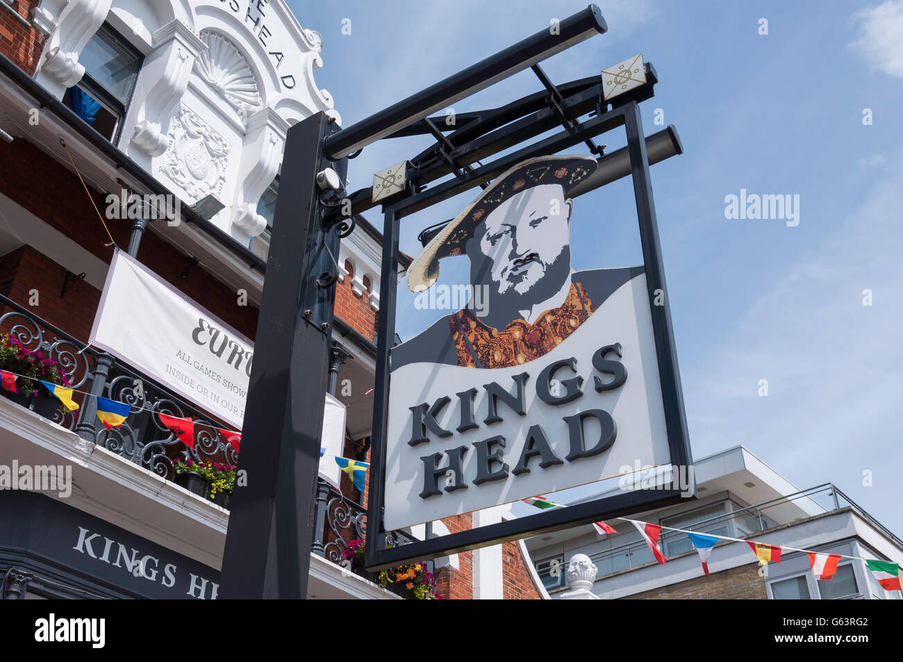 Upper tooting road tooting london hi-res stock photography and images ...
