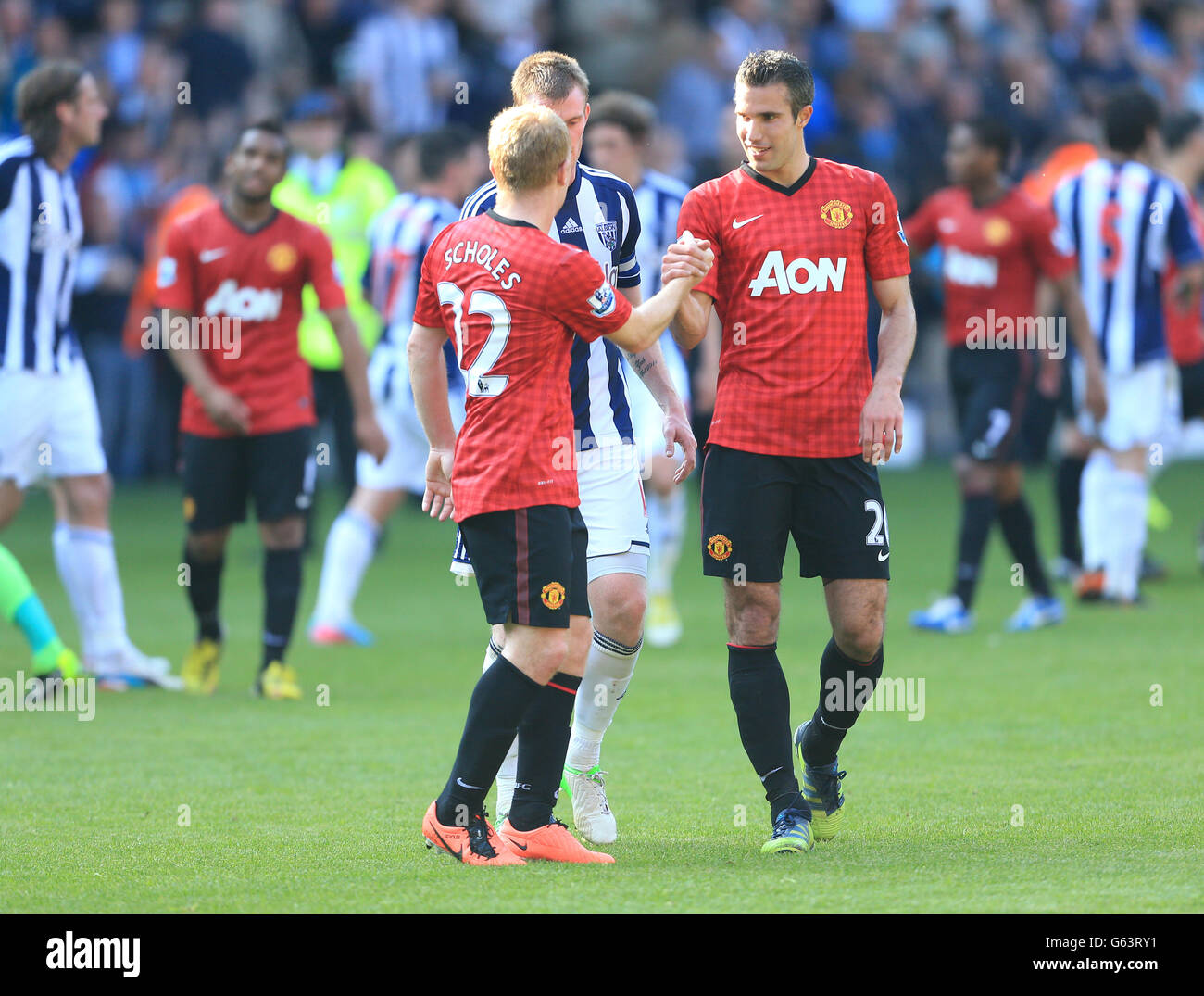 Robin hands hi-res stock photography and images - Alamy