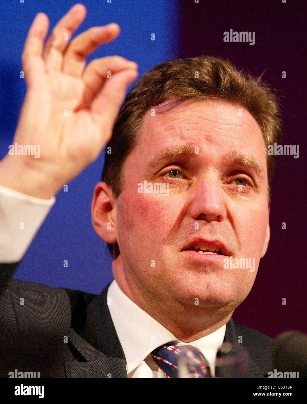 The british health secretary alan milburn hi-res stock photography and ...