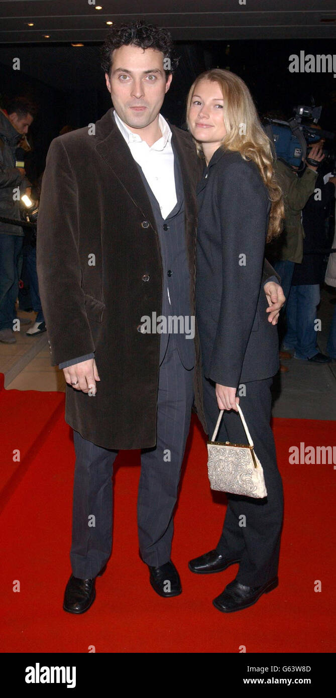 Rufus sewell amy gardner hi-res stock photography and images - Alamy