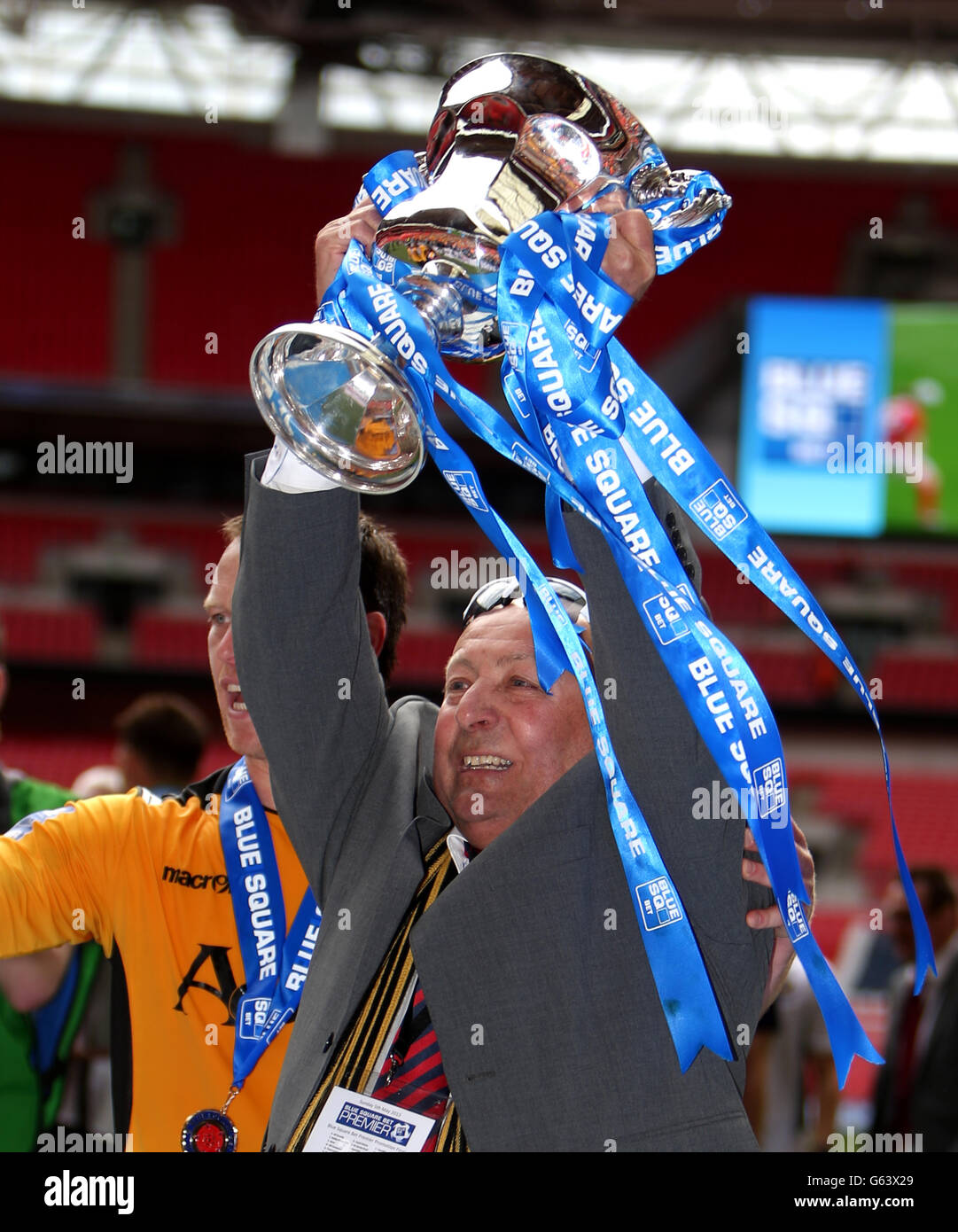 Newport countys owner les scadding celebrates with the trophy hi-res ...