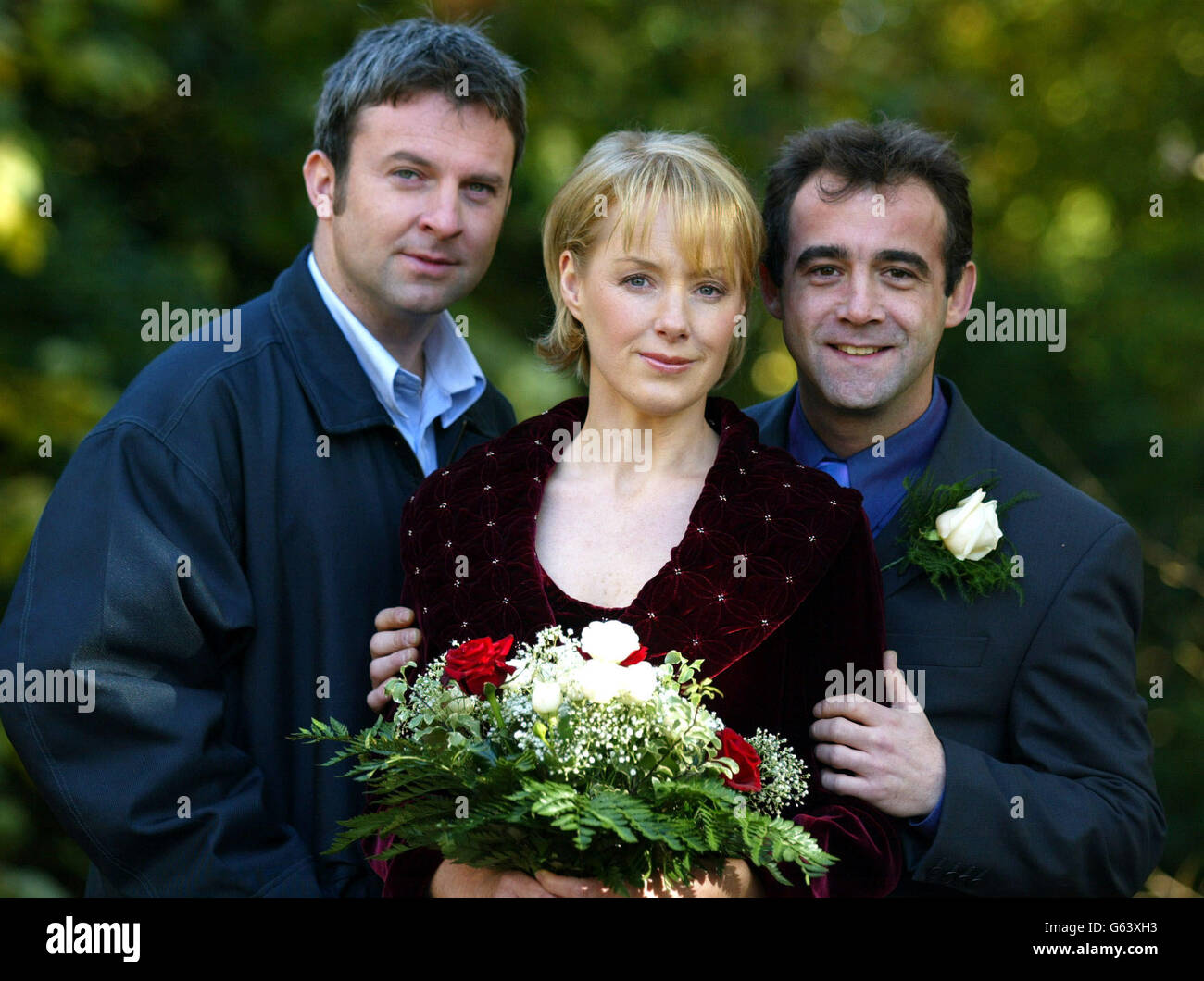 Coronation street actors l r simon lenagan decorator alex jordan hi-res ...