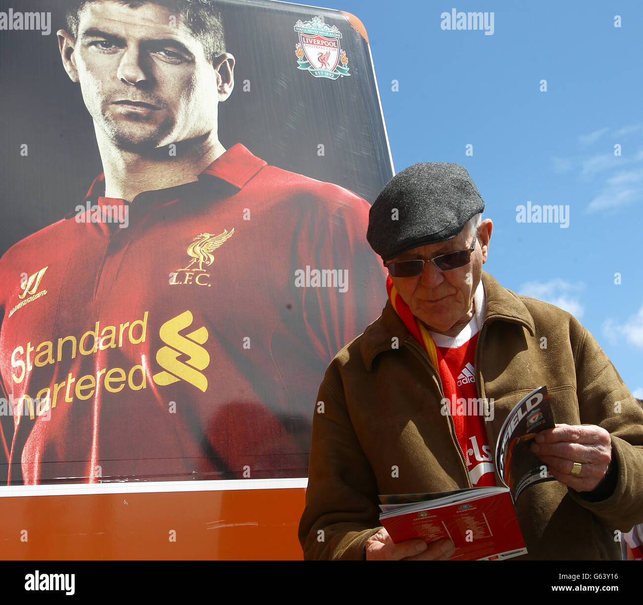 Steven gerrard poster hi-res stock photography and images - Alamy