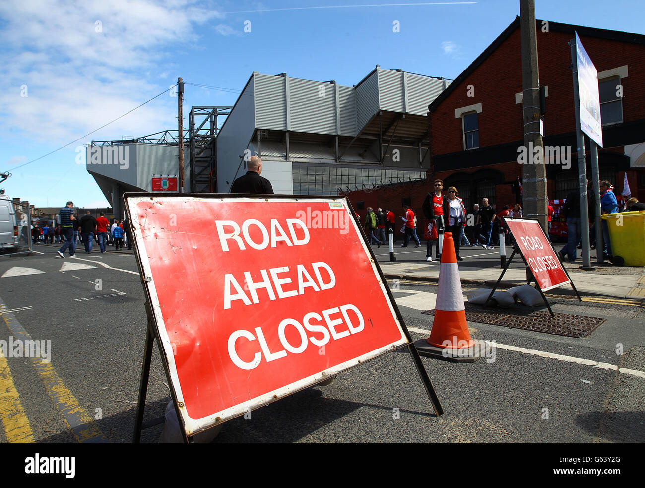 Anfield road sign hi-res stock photography and images - Alamy