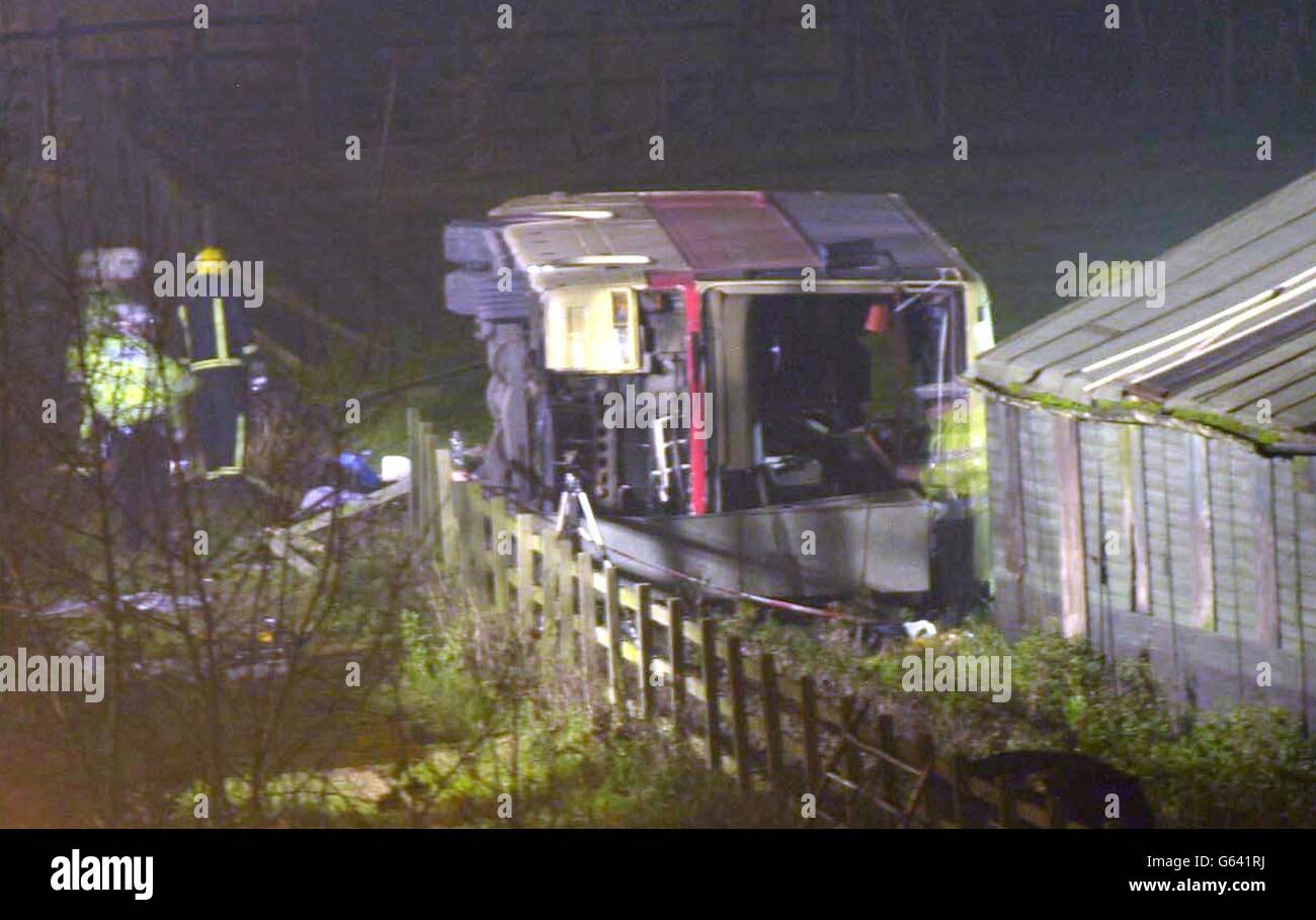 M25 Coach Crash Stock Photo - Alamy