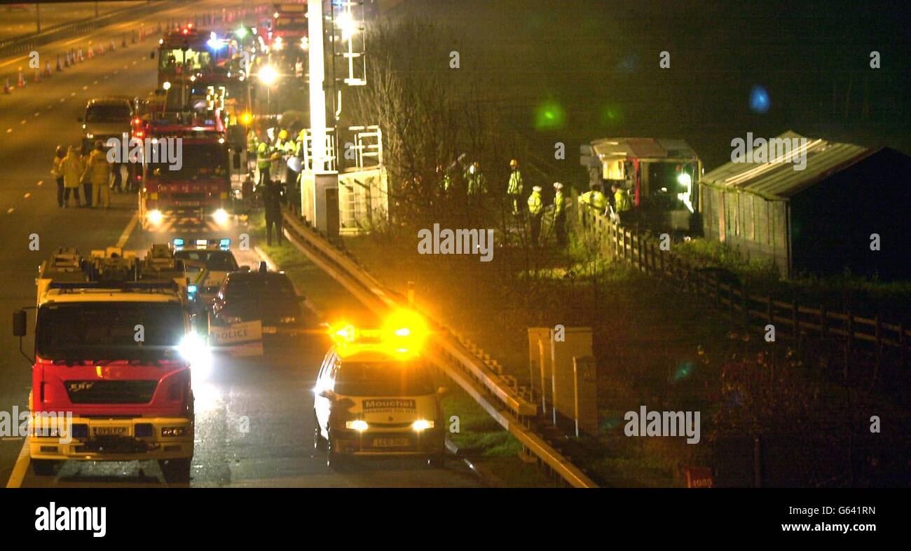 M25 coach crash hi-res stock photography and images - Alamy