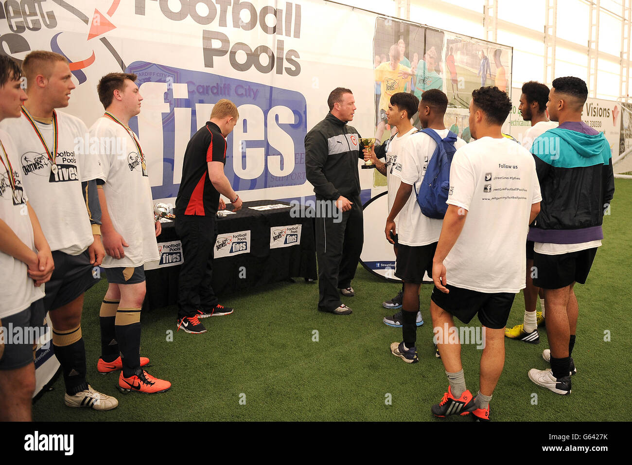 Soccer streetgames hi-res stock photography and images - Alamy