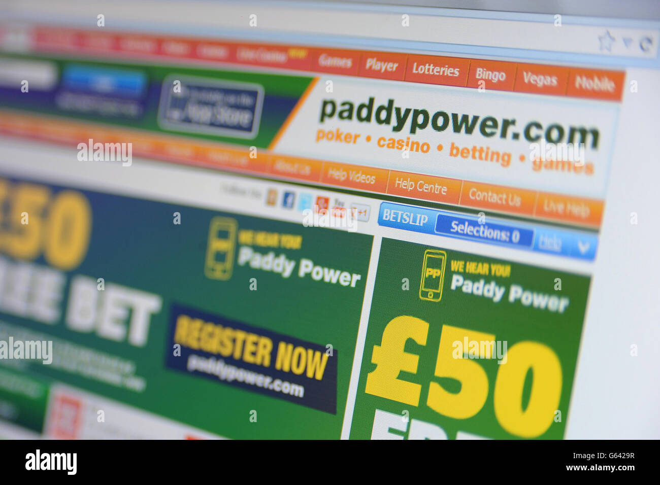Paddy power advertising hi-res stock photography and images - Alamy