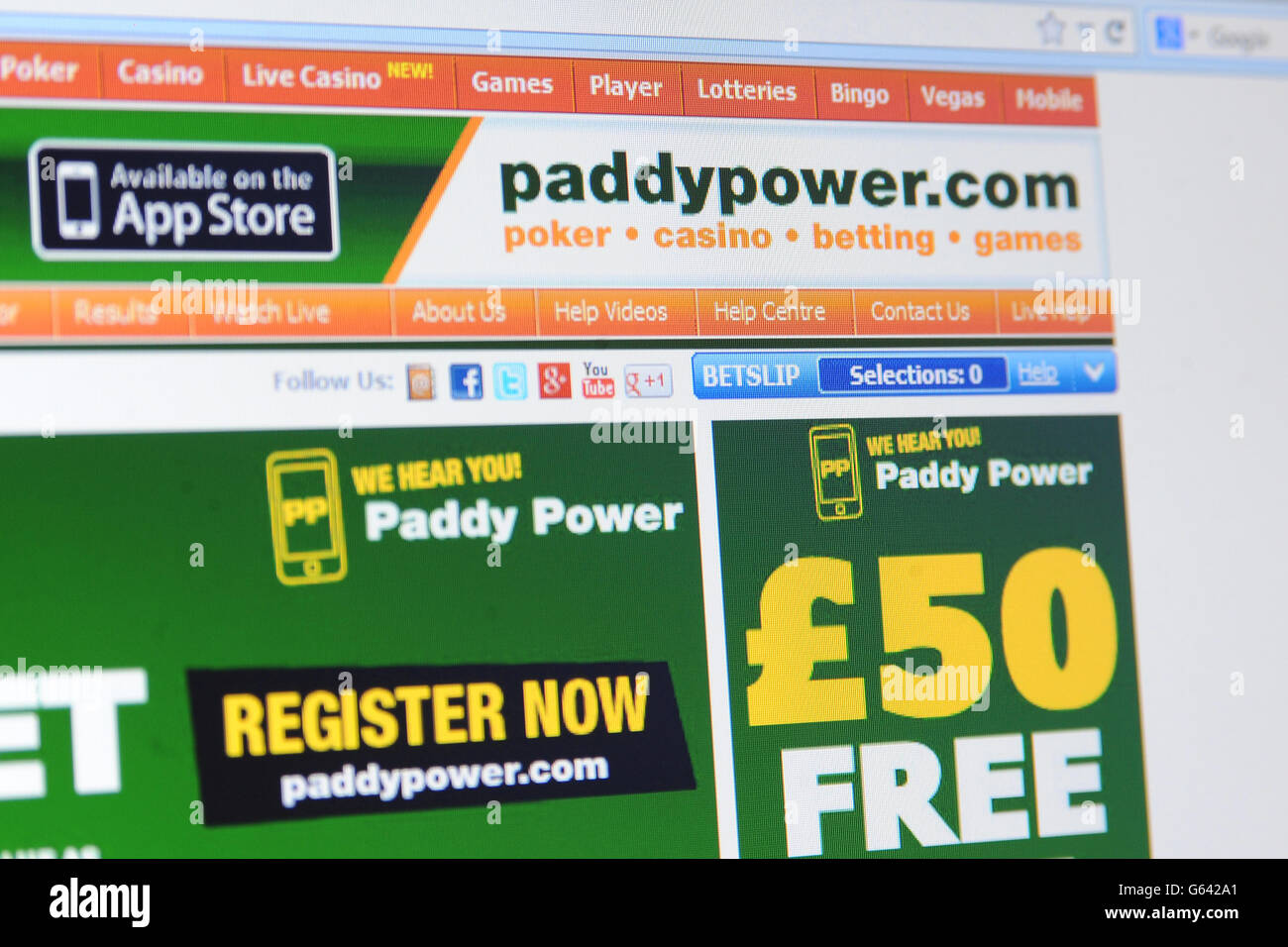 Paddy power advertising hi-res stock photography and images - Alamy