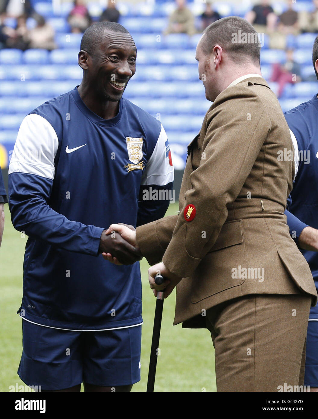 Soccer british army fa legends hi-res stock photography and images - Alamy