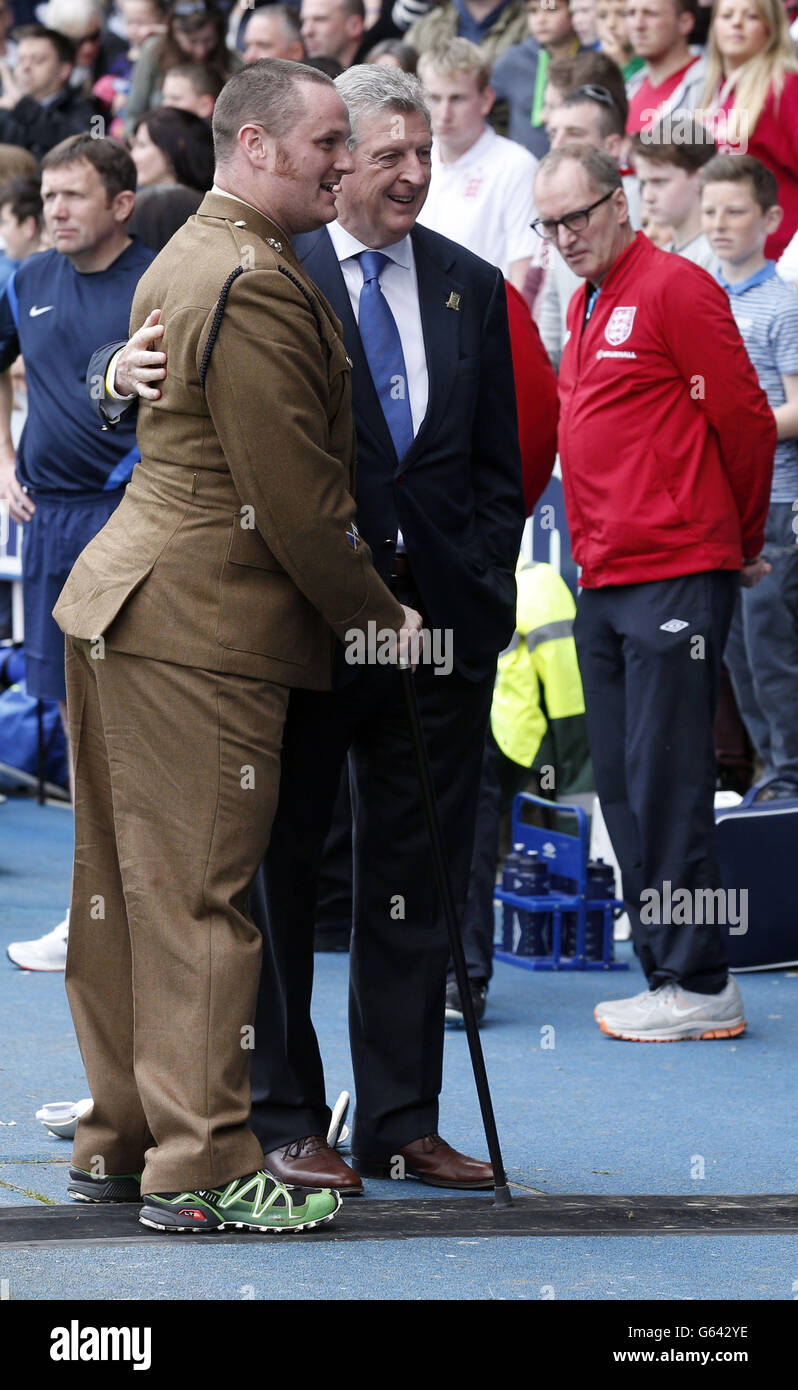 Soccer british army fa legends hi-res stock photography and images - Alamy