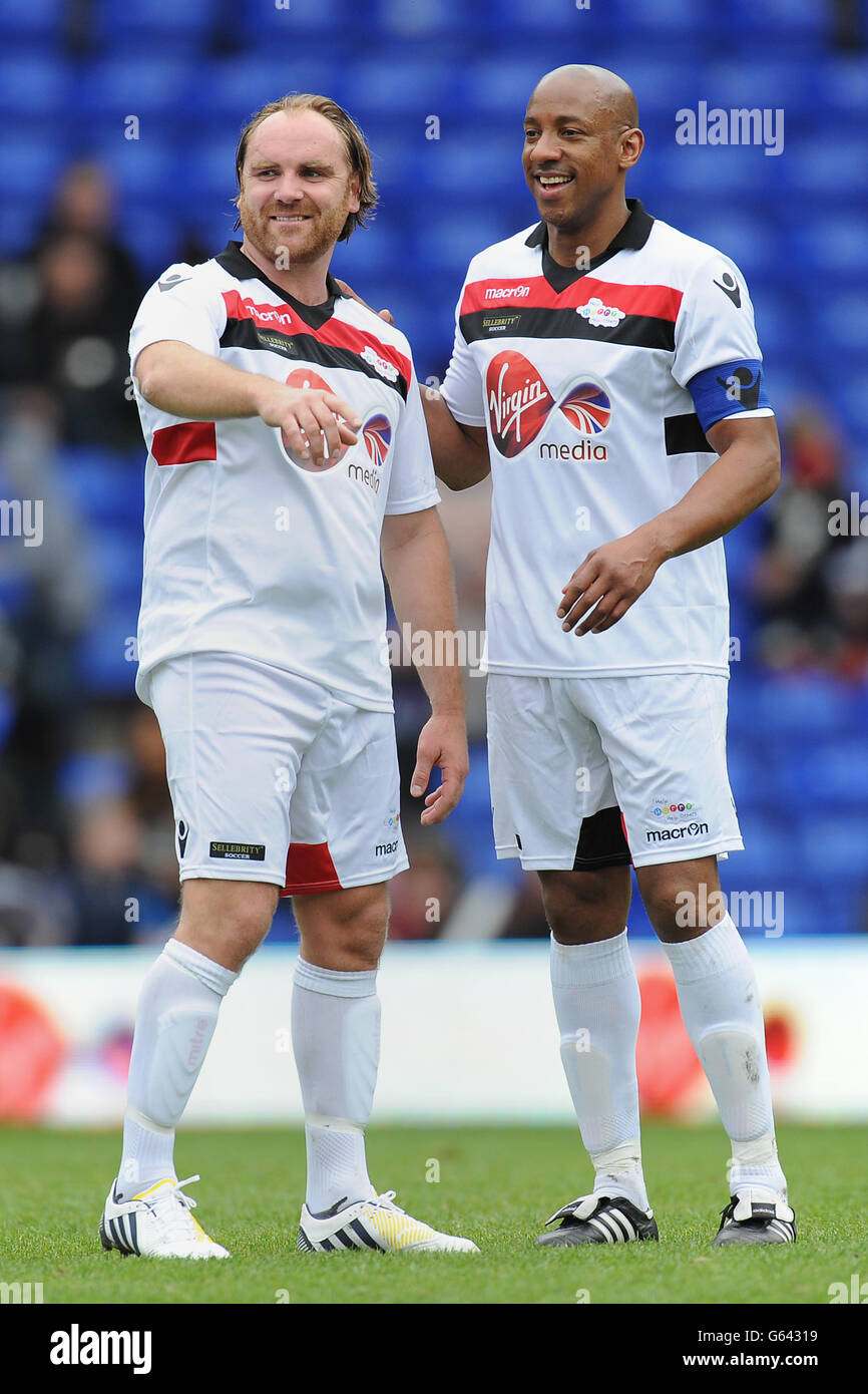 Dion dublin footballer hi-res stock photography and images - Alamy