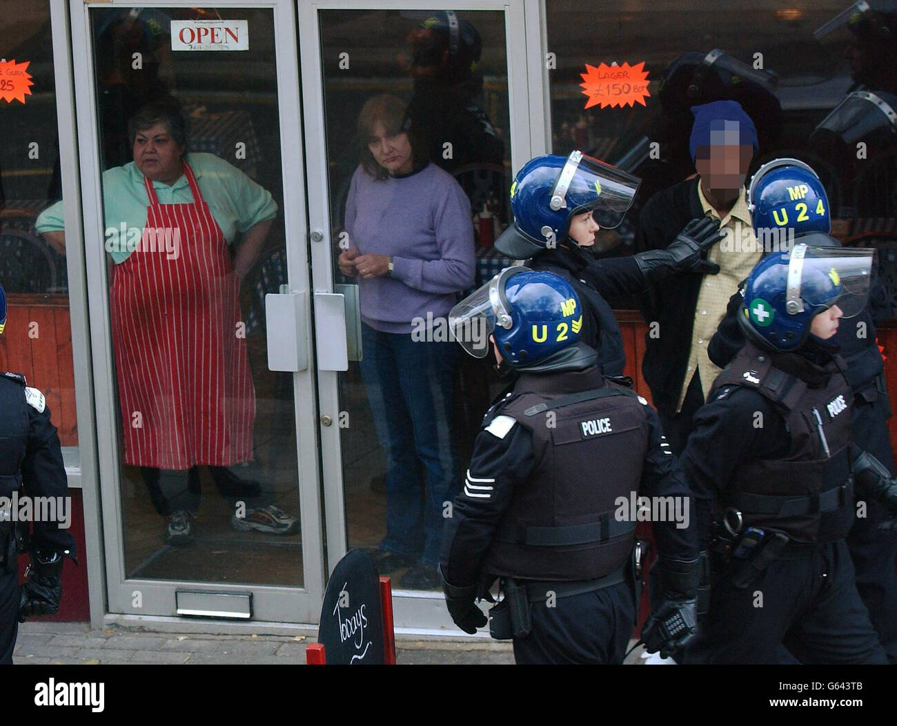 Crime law legal helmet uniform police officers hi-res stock photography ...