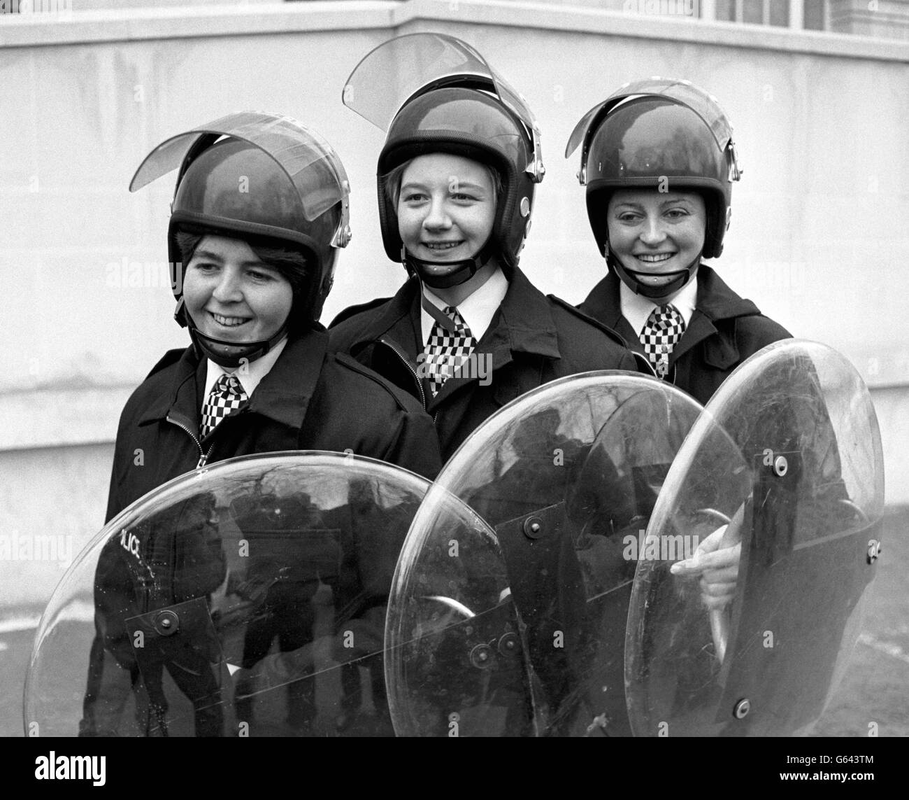 Metropolitan police london uniform Black and White Stock Photos ...