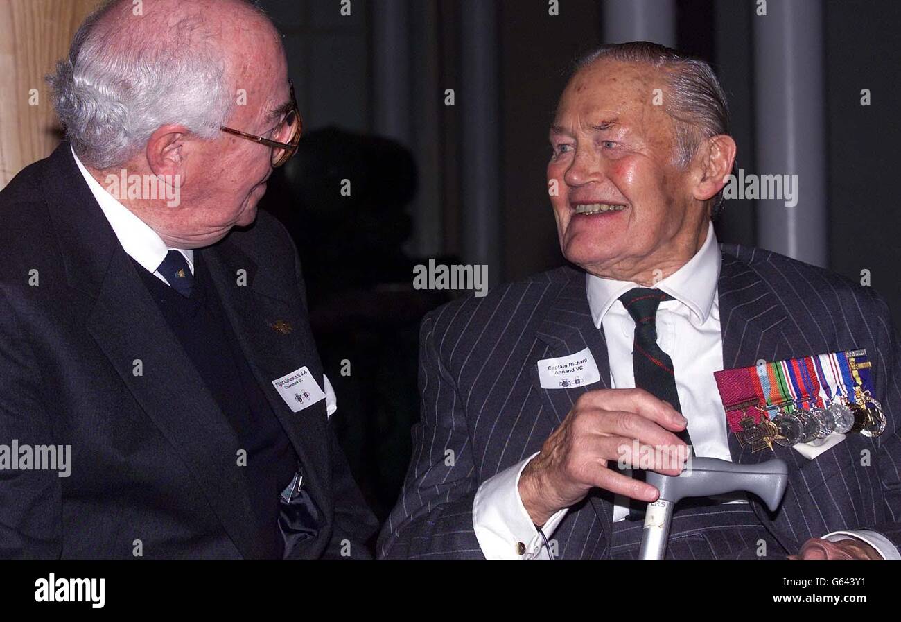 Left george cross holder capt richard from durham light infantry hi-res ...