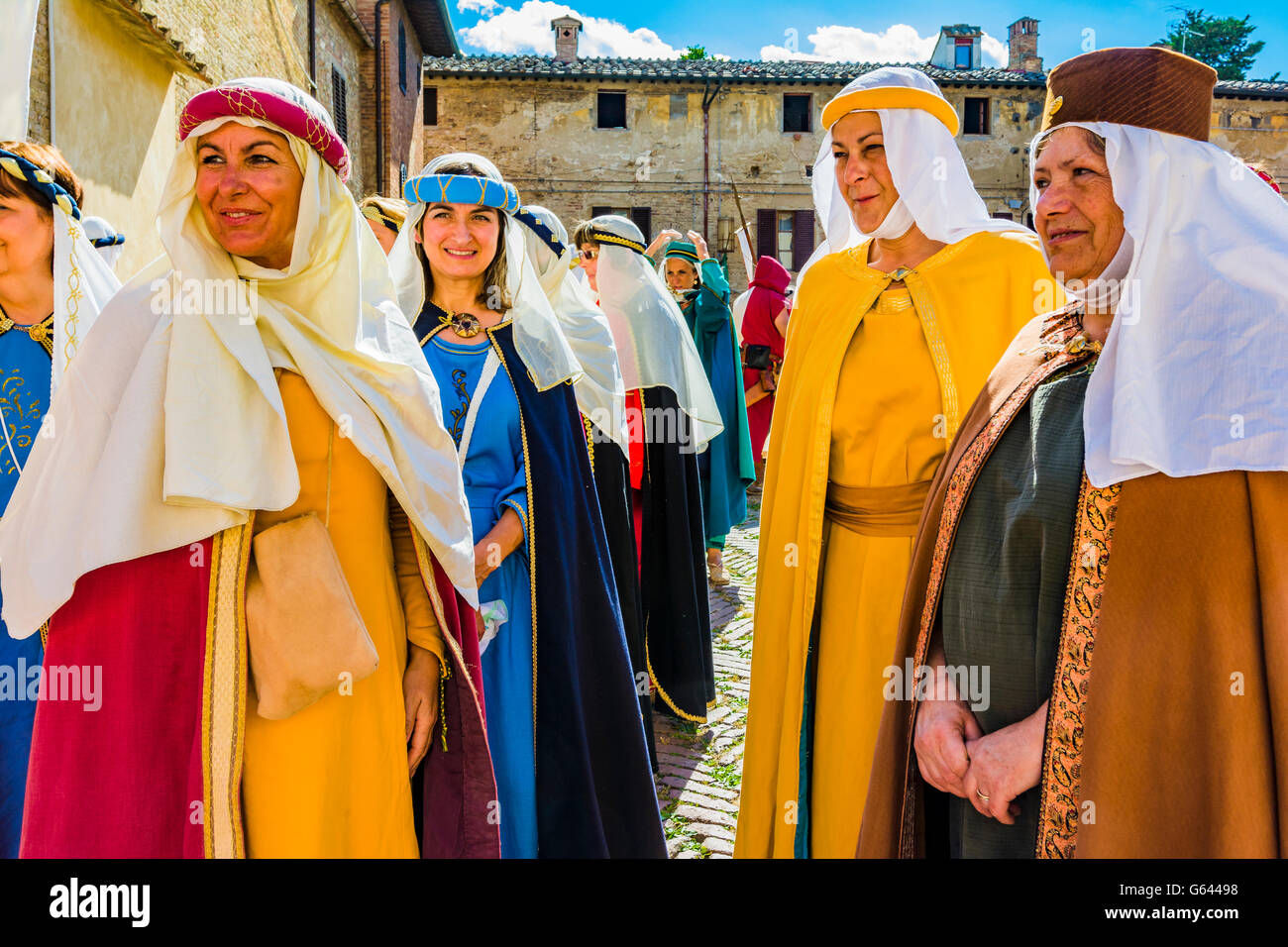 Medieval parade, Italian Renaissance, in the streets of San Gimignano ...
