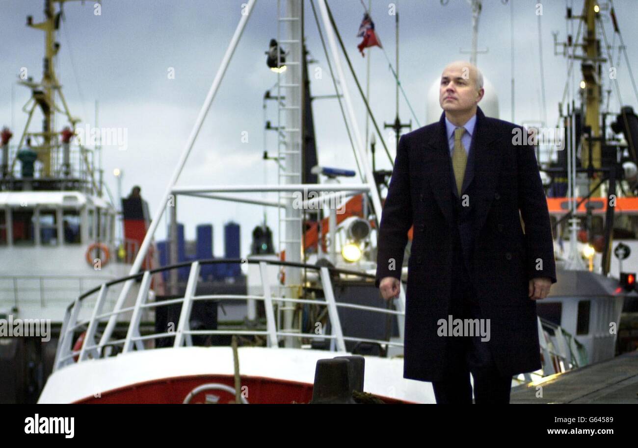 Conservative leader ian duncan smith arrives at aberdeen harbour hi-res ...