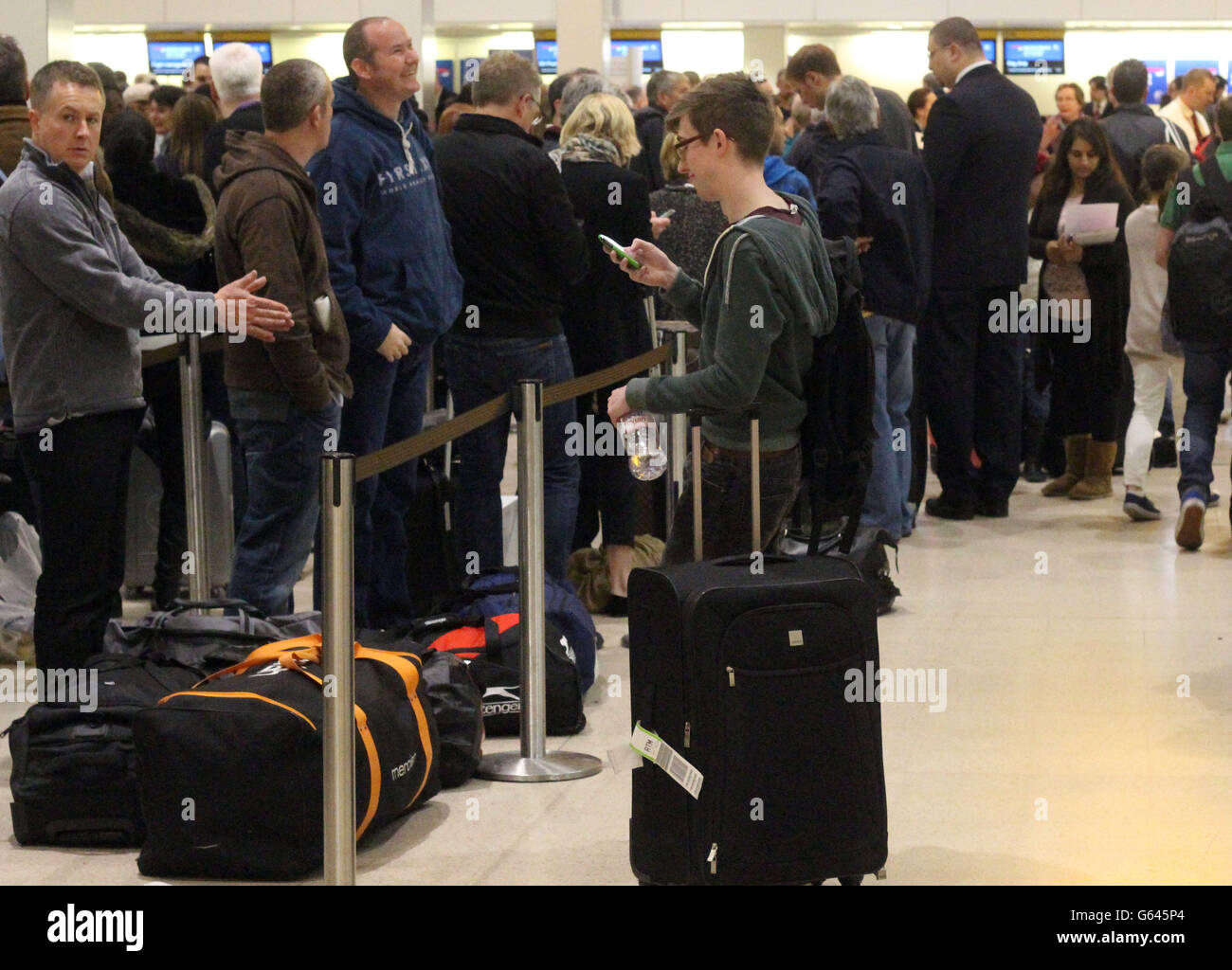 British airways plane it to make emergency landing heathrow airport hi ...