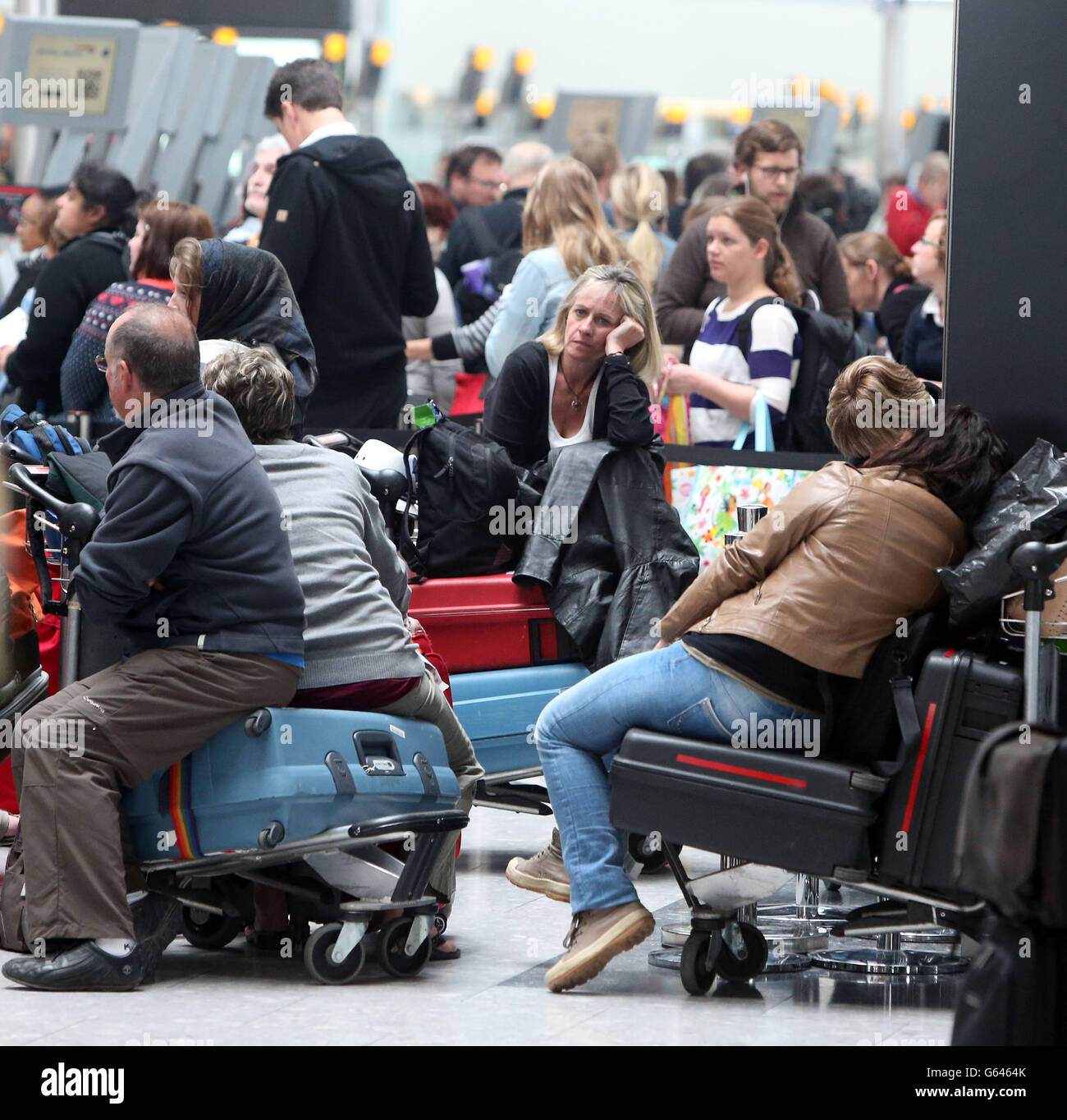 Plane makes emergency landing hi-res stock photography and images - Alamy