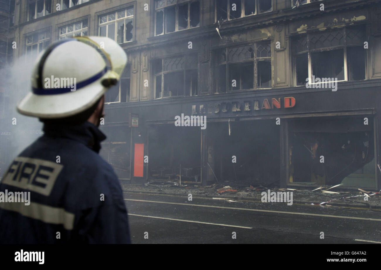 Fire On Edinburgh's South Bridge Stock Photo - Alamy