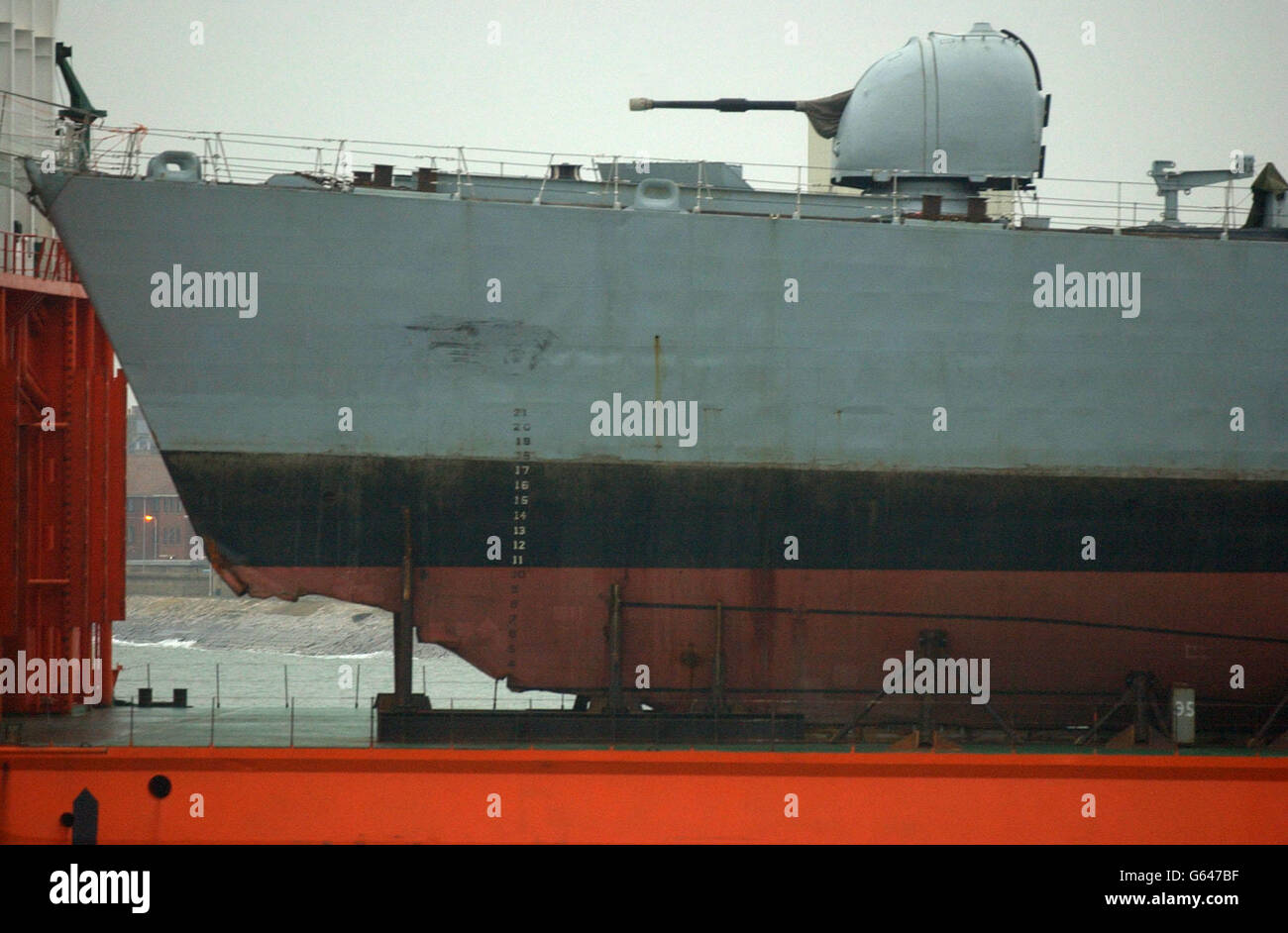 HMS Nottingham Returns Home Stock Photo - Alamy